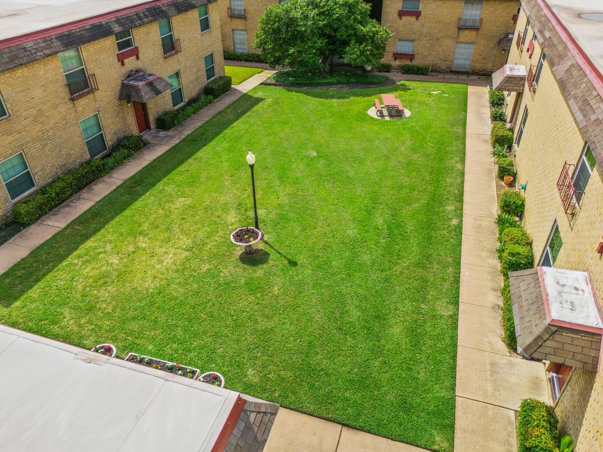 Photo Gallery - Car Mel Apartments