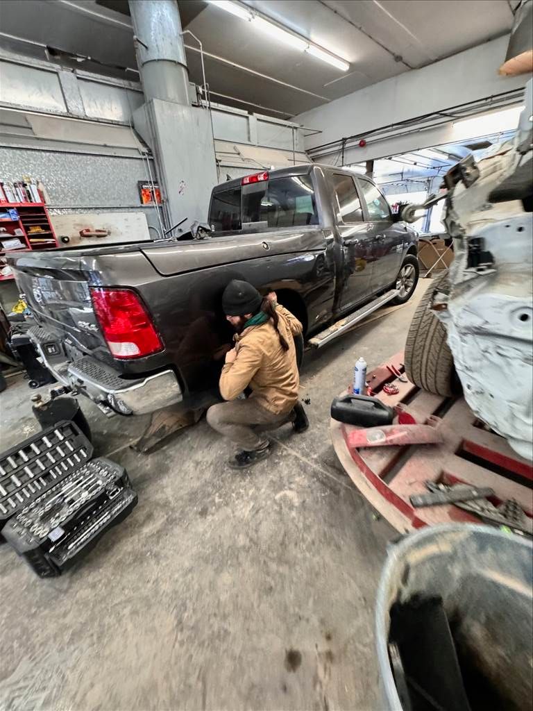 DIAMOND AUTO BODY LLC