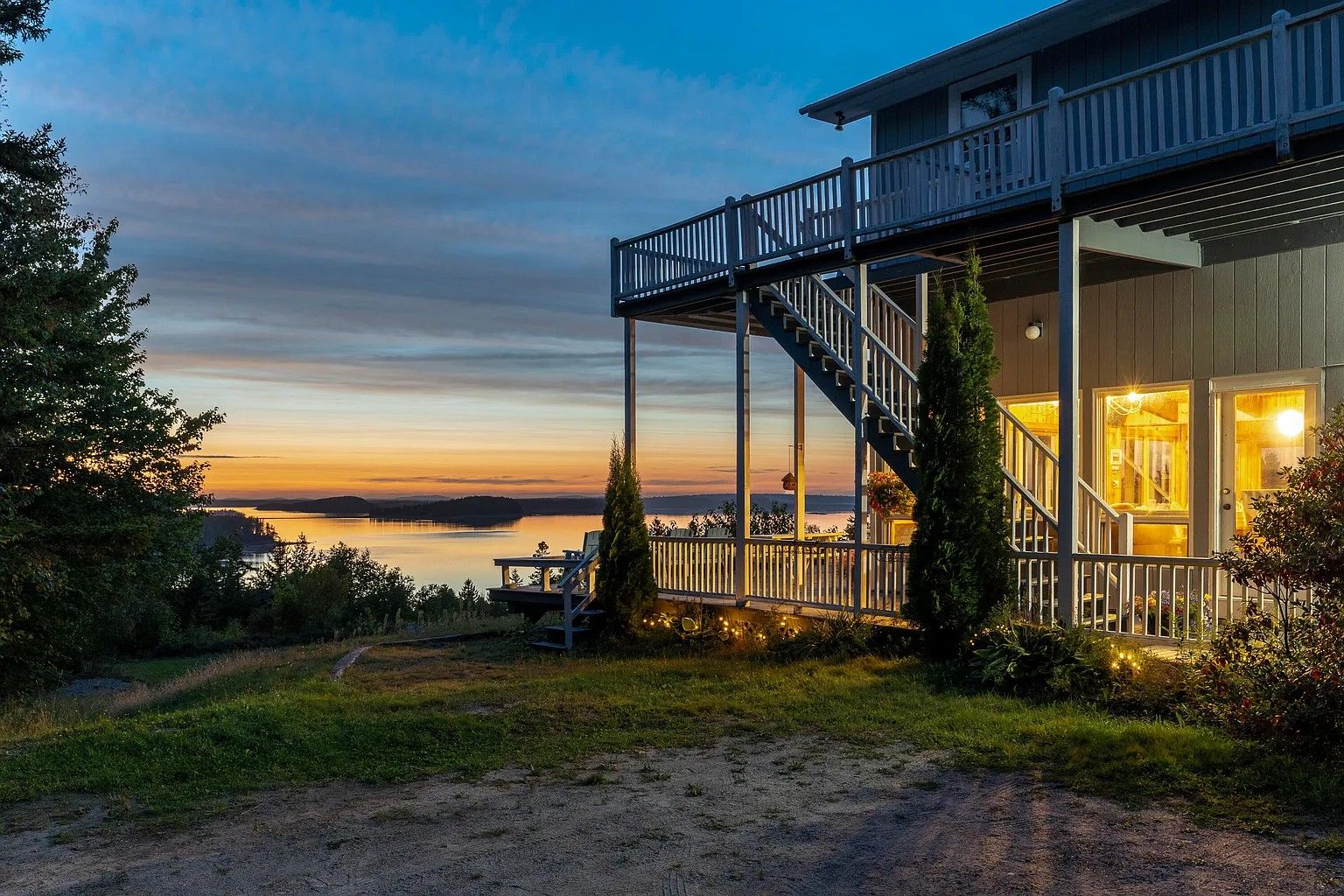 The Bluff House Inn, Maine: Inns and Cabins overlooking Frenchman bay