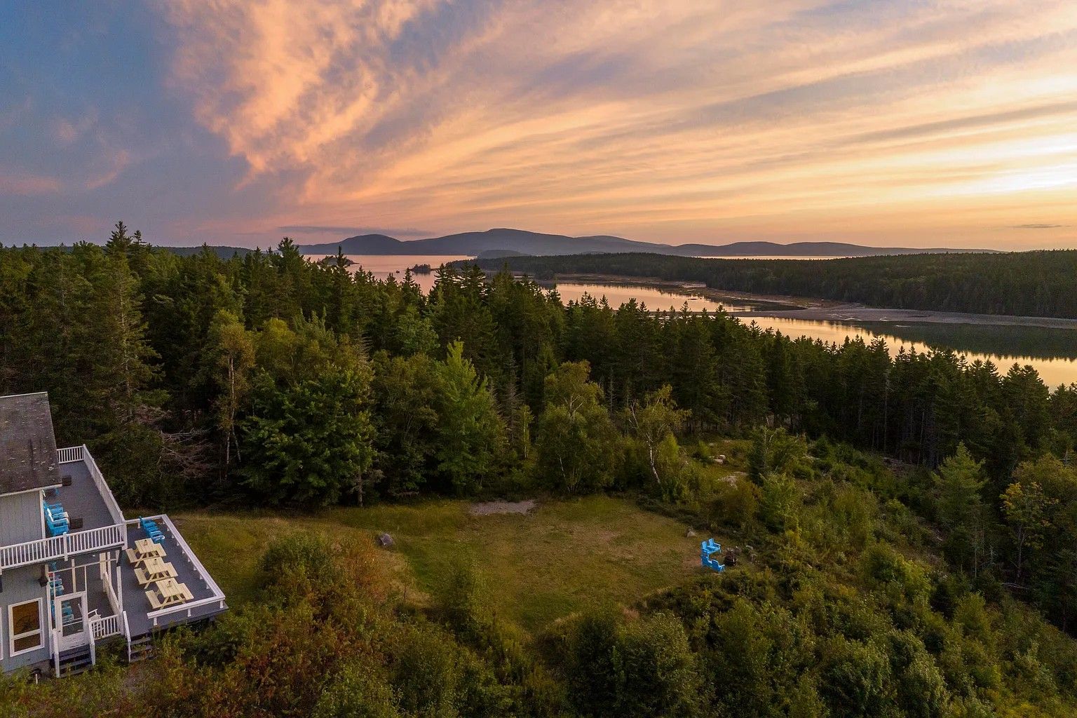 The Bluff House Inn, Maine: Inns and Cabins overlooking Frenchman bay