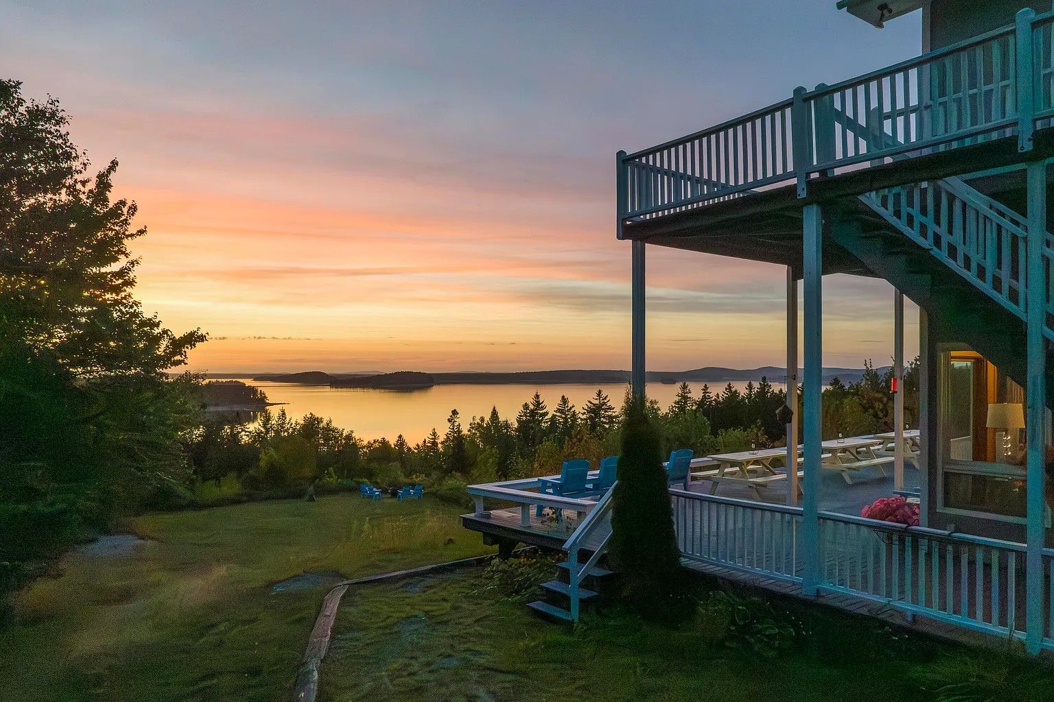 The Bluff House Inn, Maine: Inns and Cabins overlooking Frenchman bay