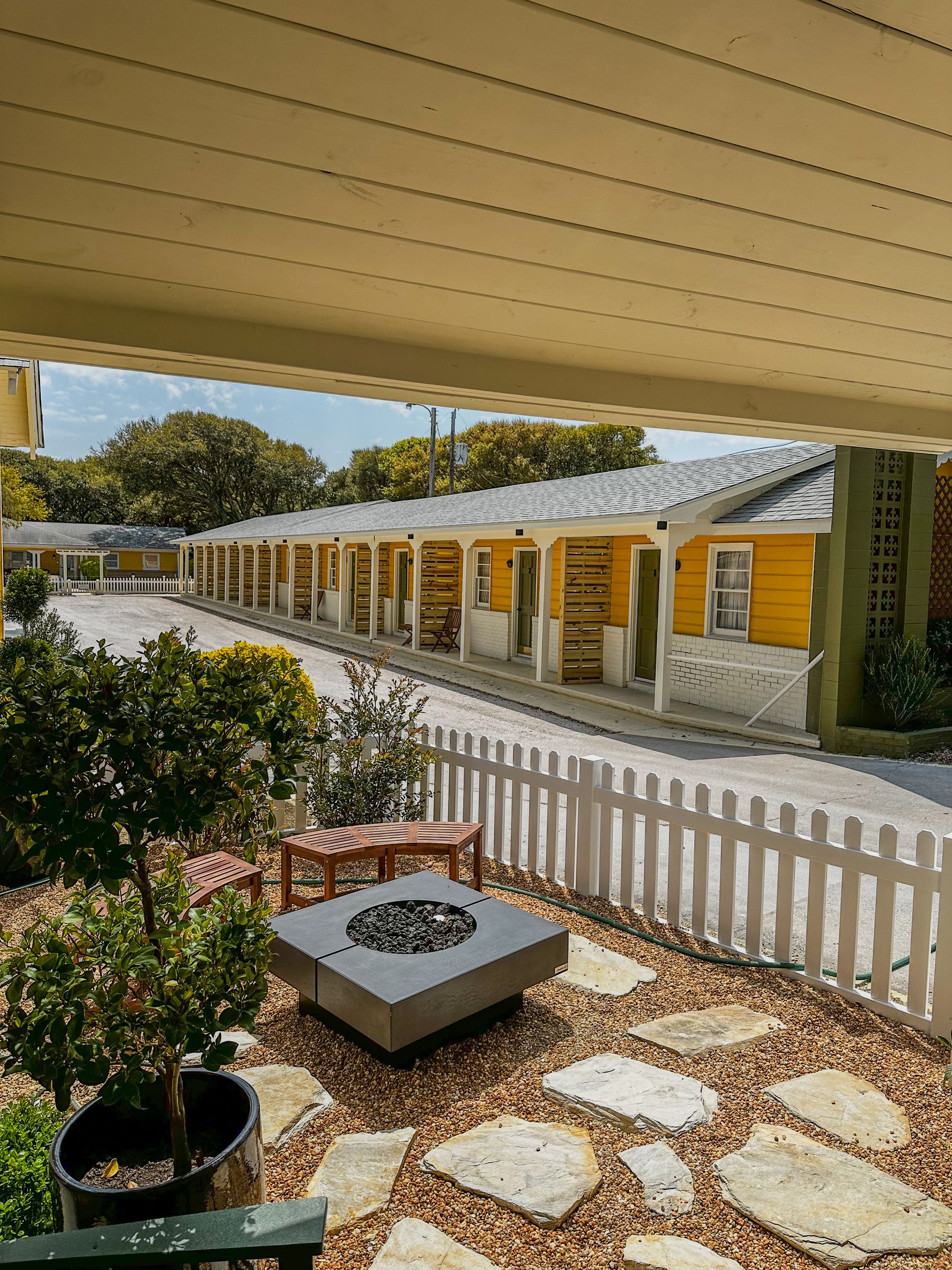 Gallery | The William & Garland Motel