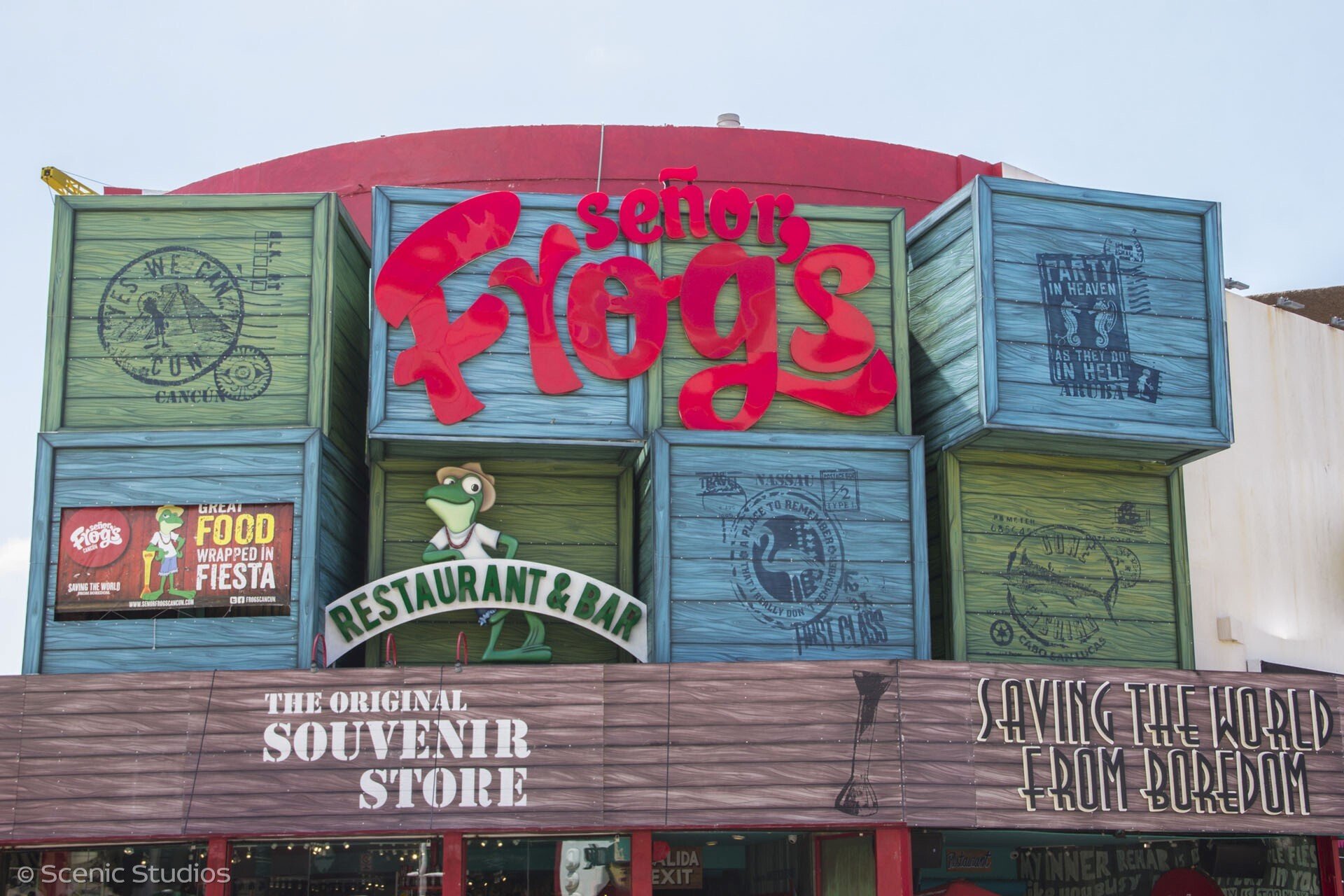 Decoration and sculptures Señor Frog’s Cancun