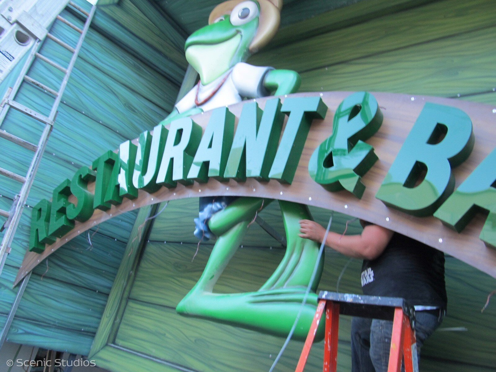 Decoration and sculptures Señor Frog’s Cancun