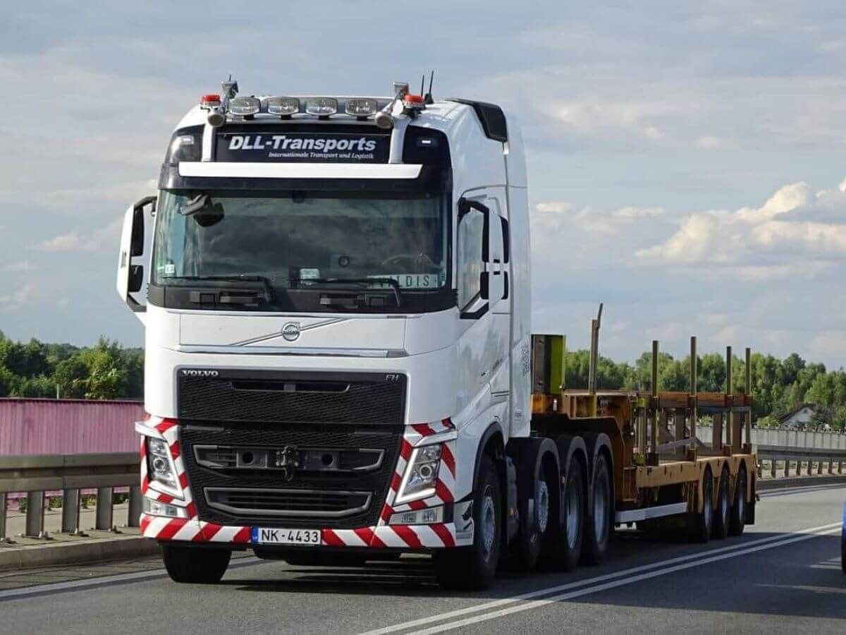 Starptautiskie kravu pārvadājumi un loģistika | SIA DLL-Transports
