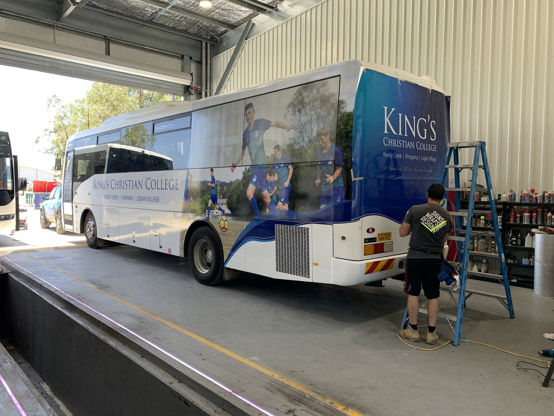 BUS WRAPS & FLEET GRAPHICS