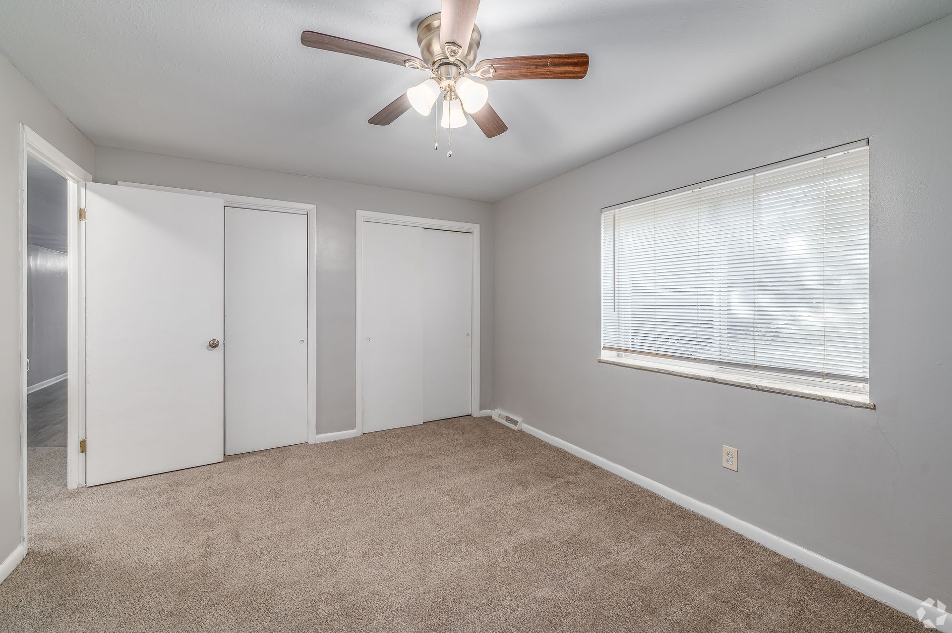 1-2 Bedroom Apartment Rentals | Shady Cove Apartments | Lakewood, OH