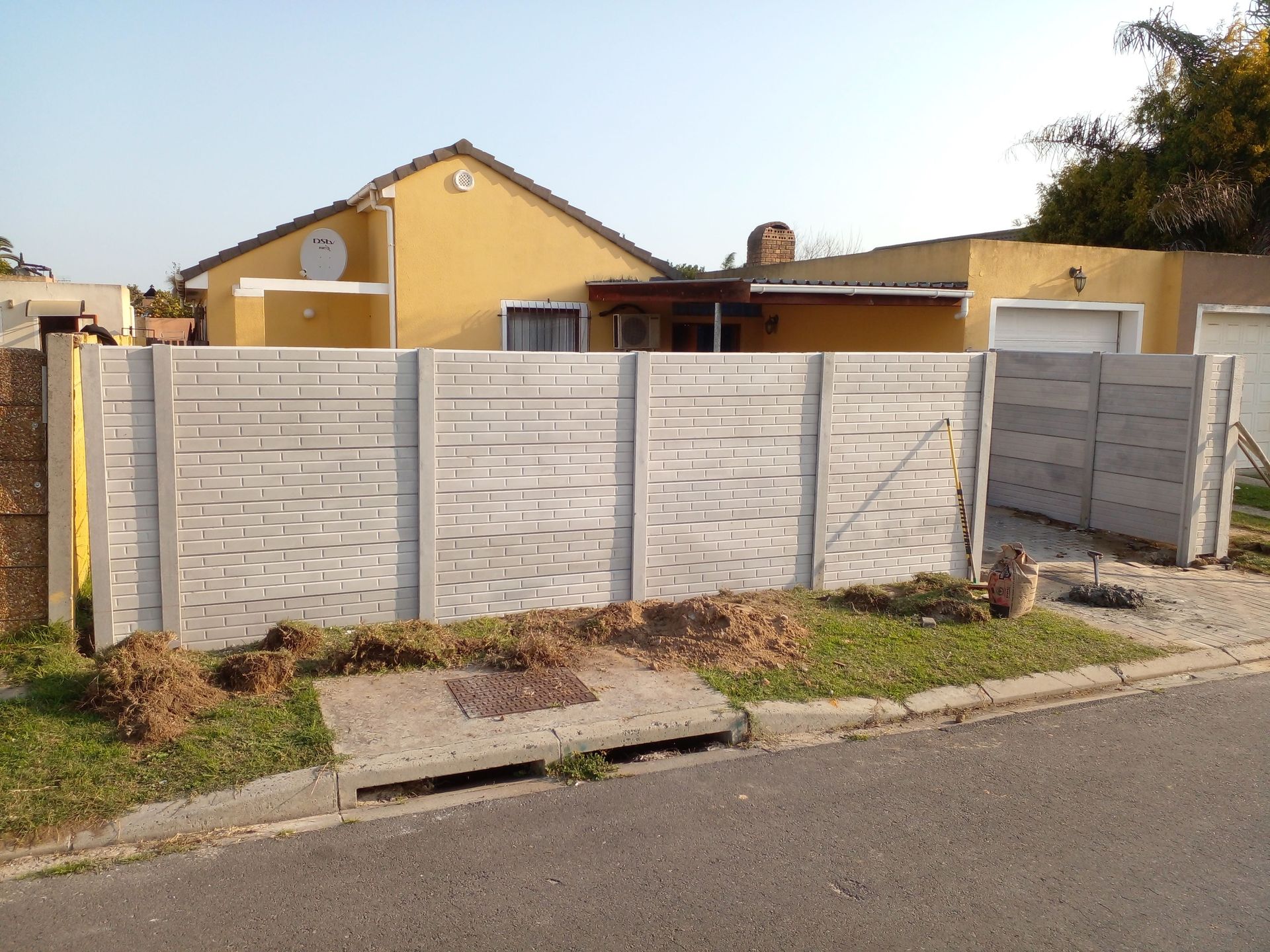 Vibracrete Walling|Precast Walling Cape Town|Poles & Posts