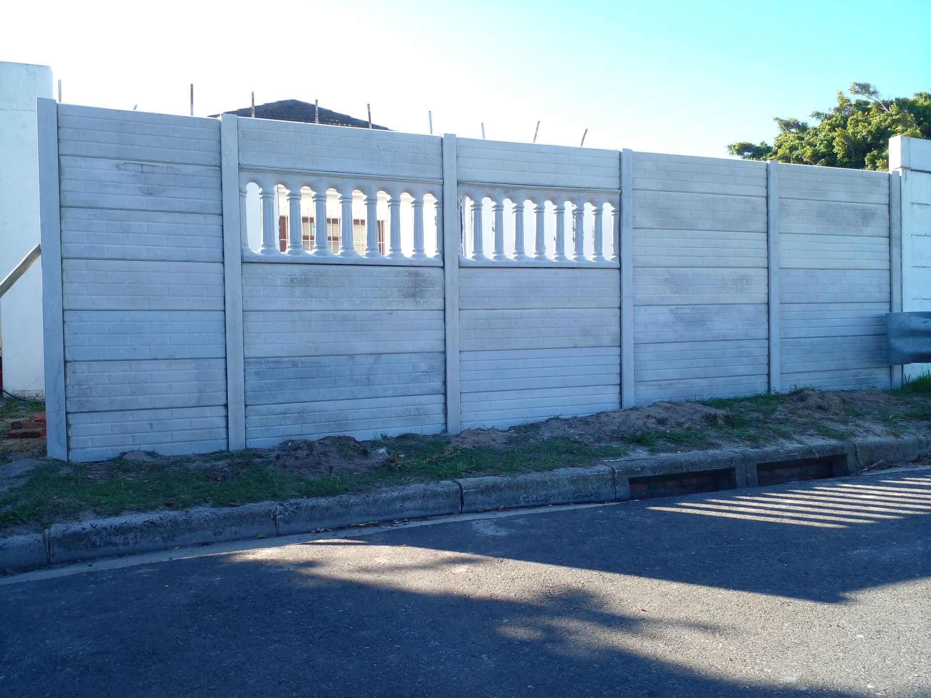 Vibracrete Walling|Precast Walling Cape Town|Poles & Posts