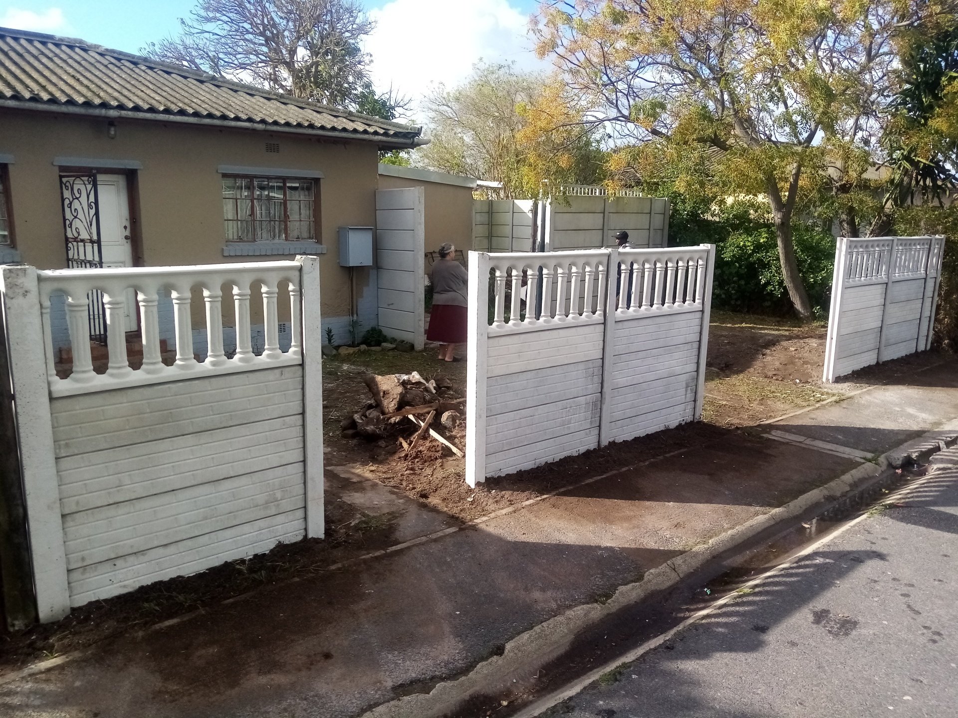 Vibracrete Walling|Precast Walling Cape Town|Poles & Posts