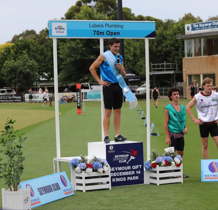 Locals light up the Seymour Club Gift