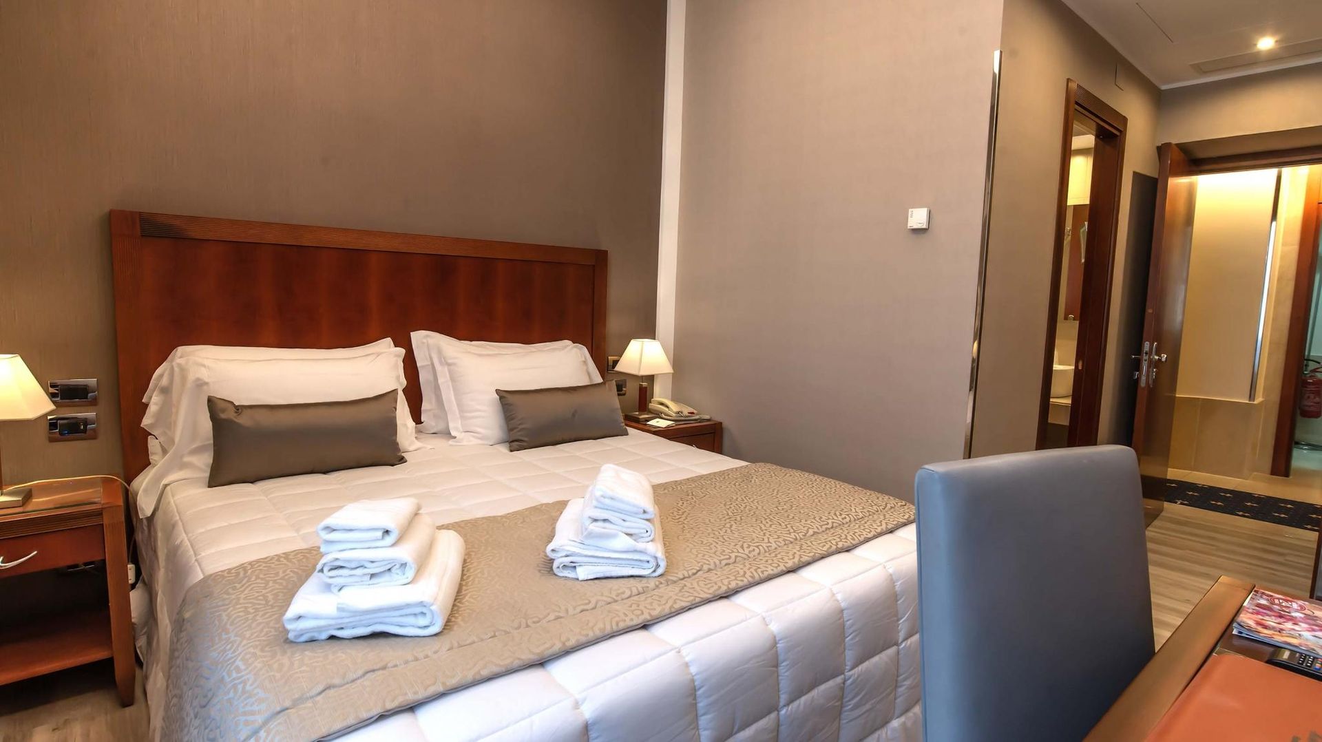 Book a hotel room | Rome | Hotel Genova