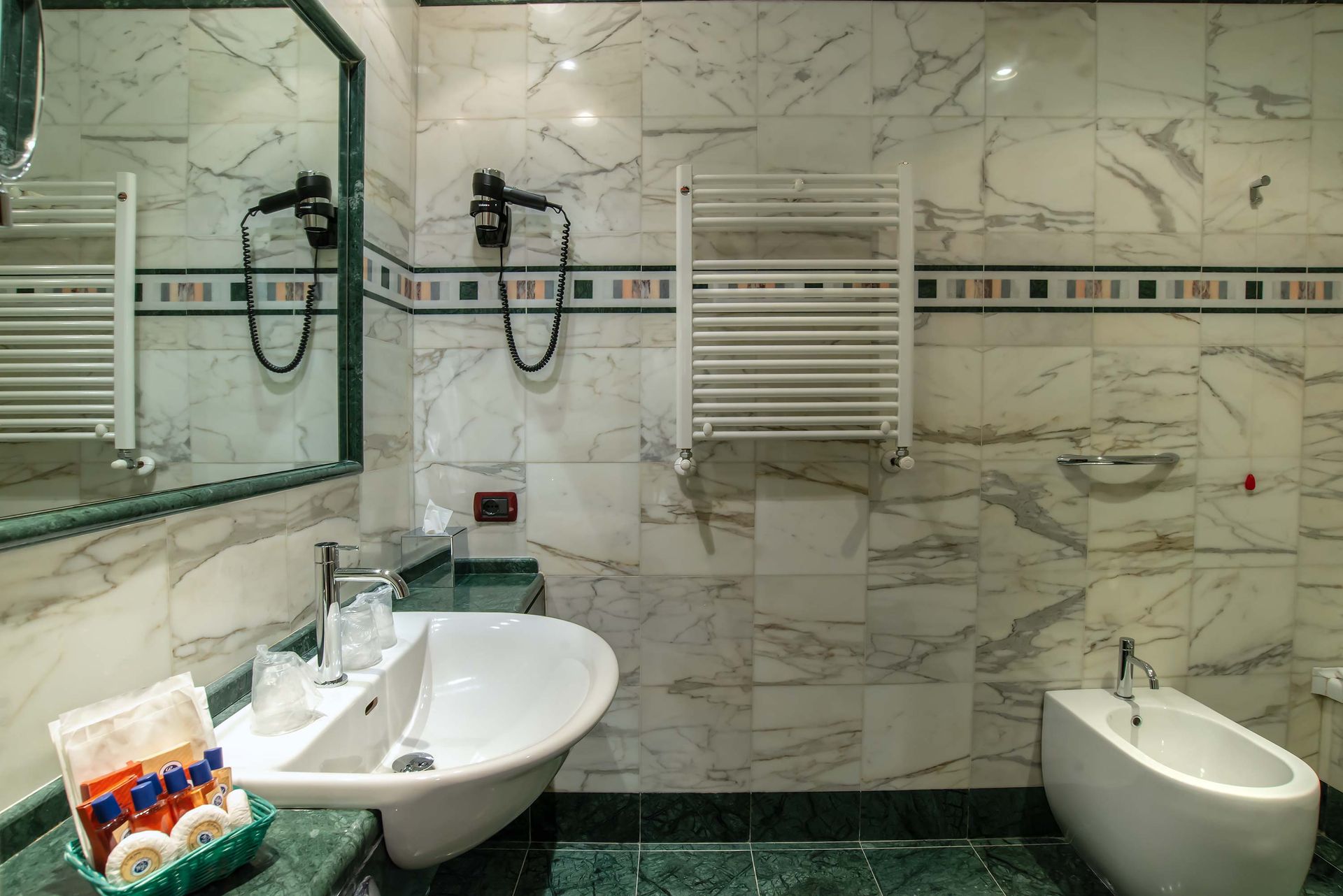 Book a hotel room | Rome | Hotel Genova