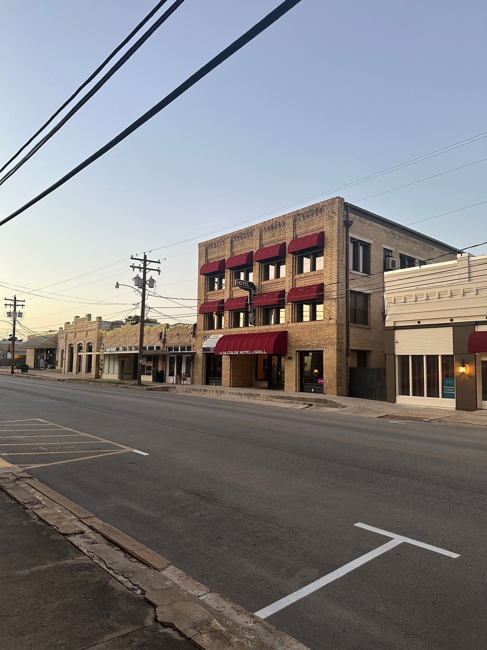 The Alcalde Hotel | Gonzales TX