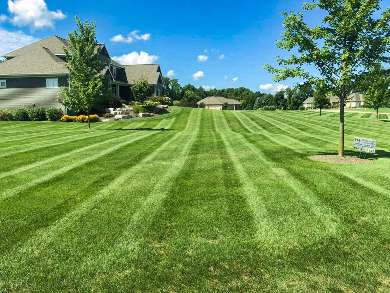 Mowing and Maintenance | Grand Lawn Care