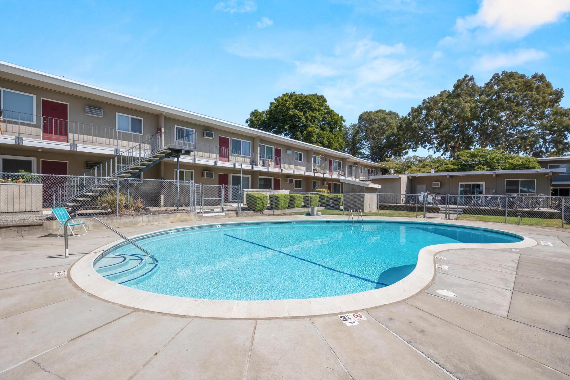 University House Apartments | Simmons Real Estate | Davis, CA