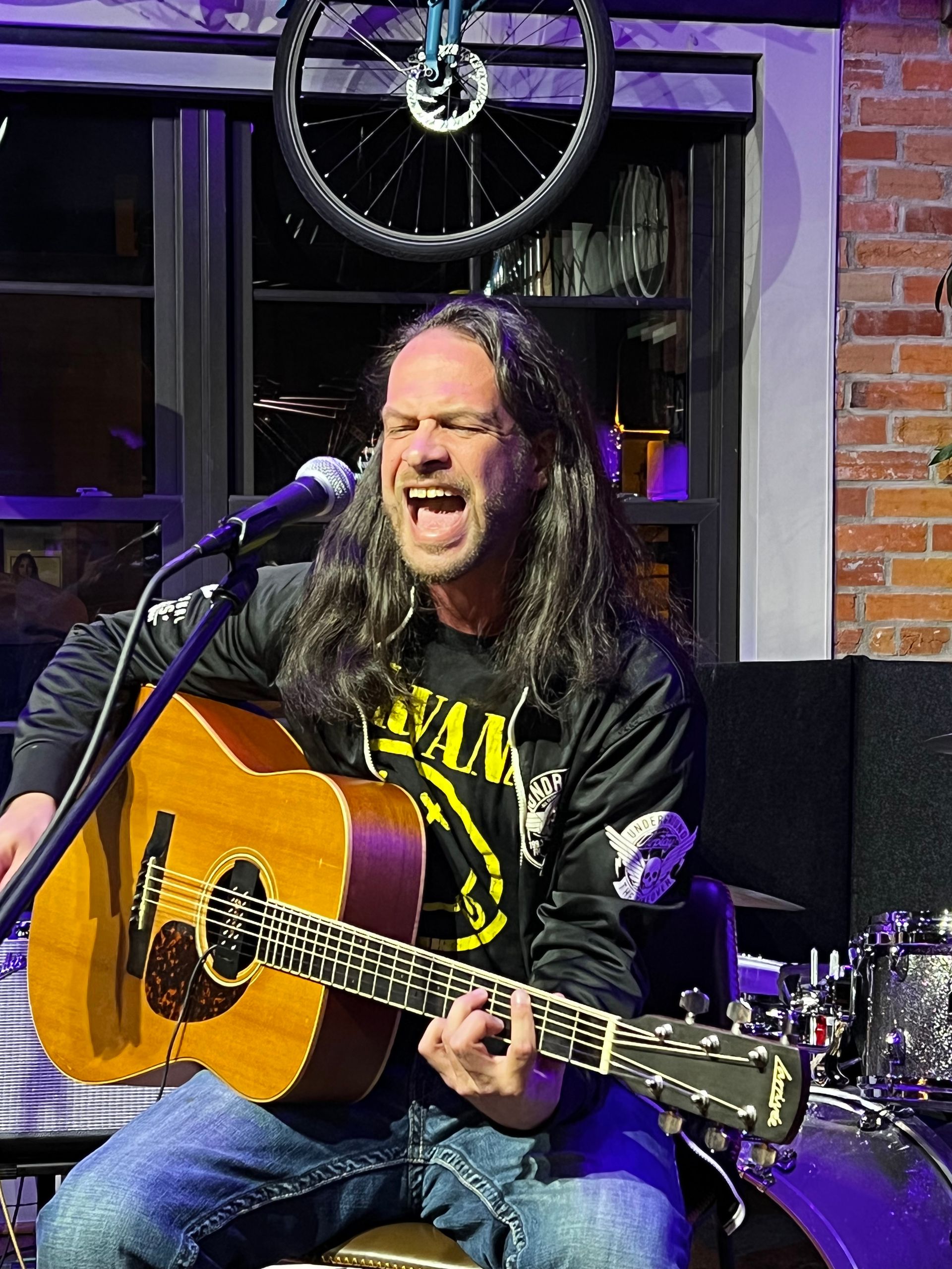 Sean Martin: Powerful Vocals, Masterful Guitars