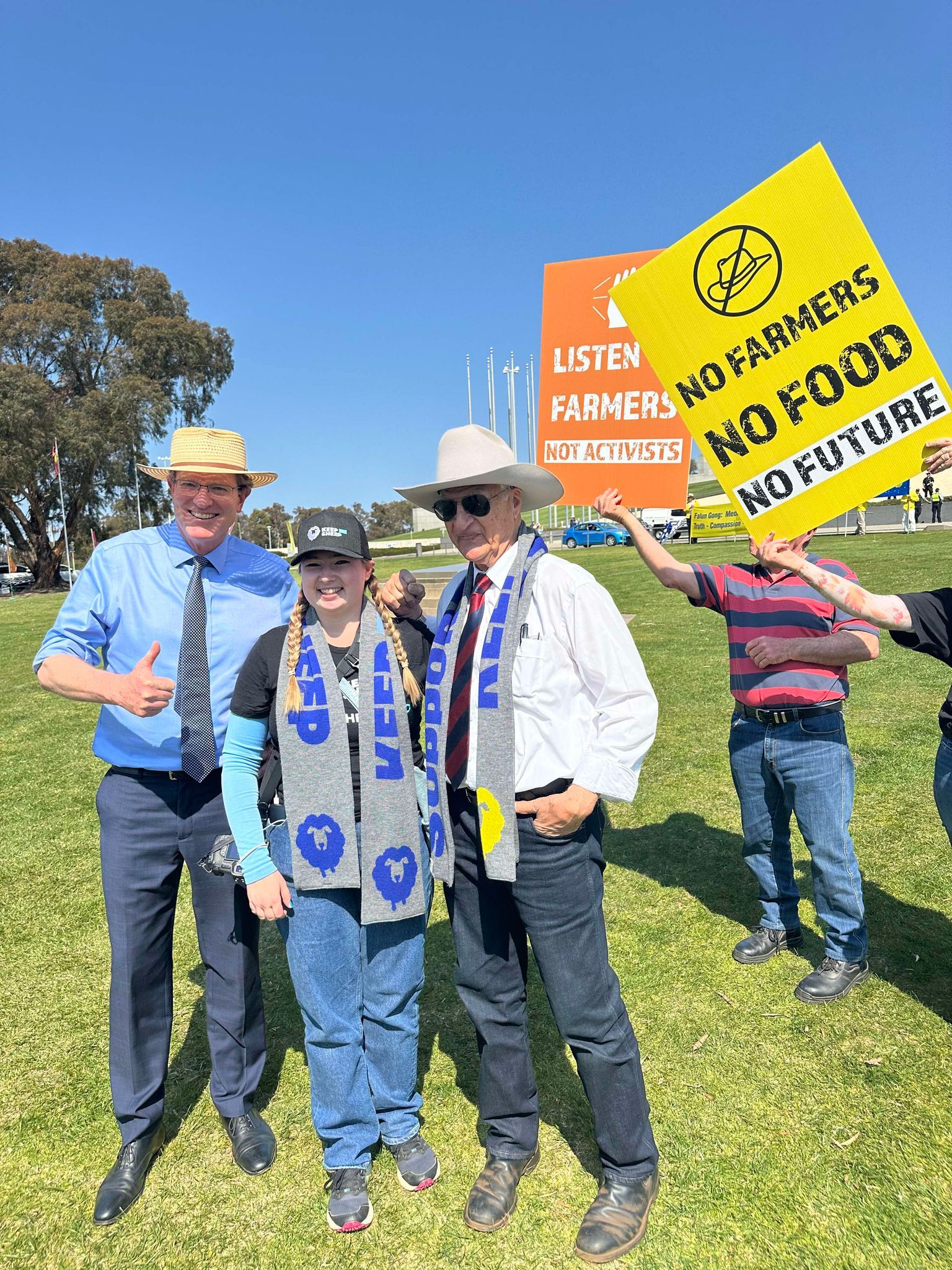 Katter calls for right to arbitration at ‘Keep the Sheep’ Canberra rally