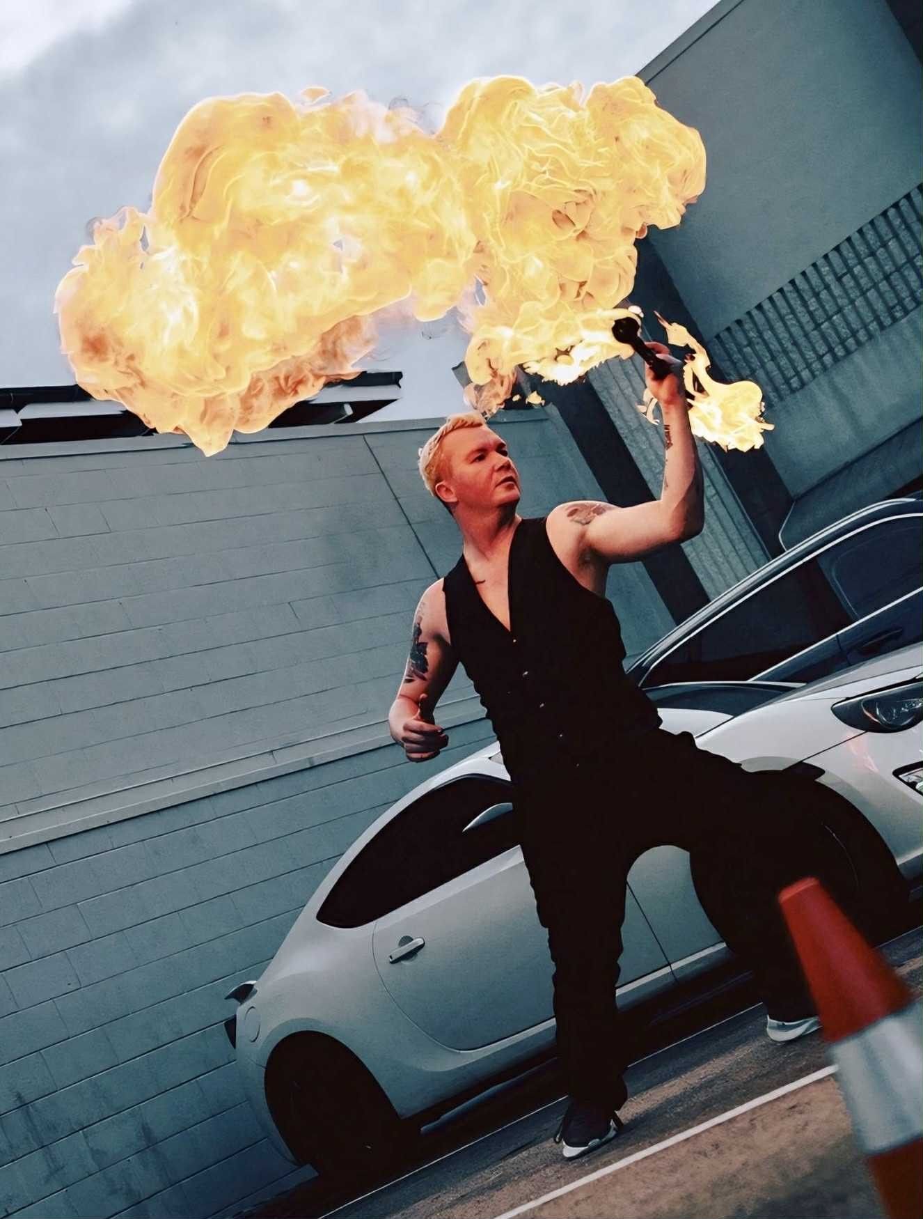 Show Information | Lux Noir