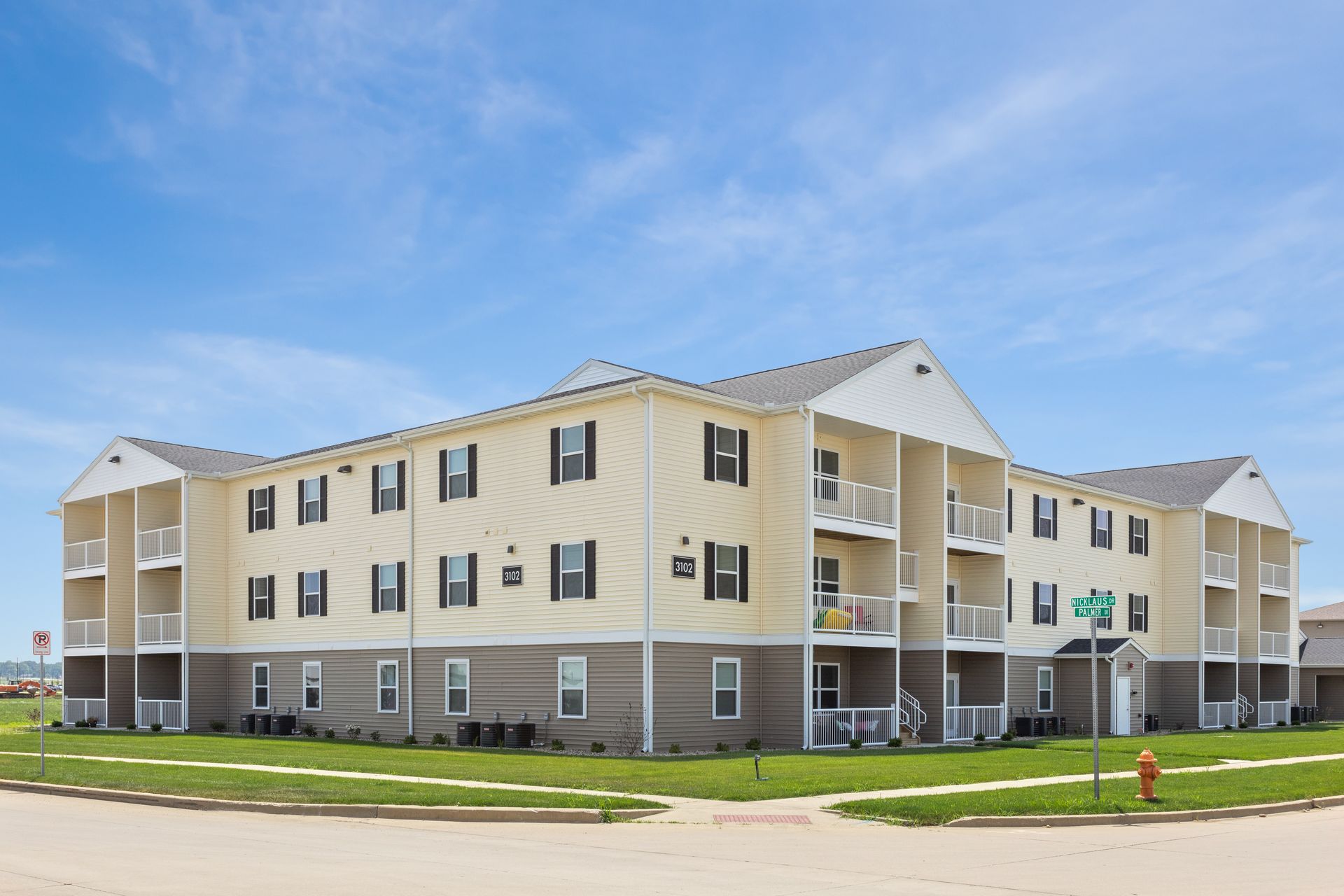 Gallery | The Legends Apartments | Champaign, IL