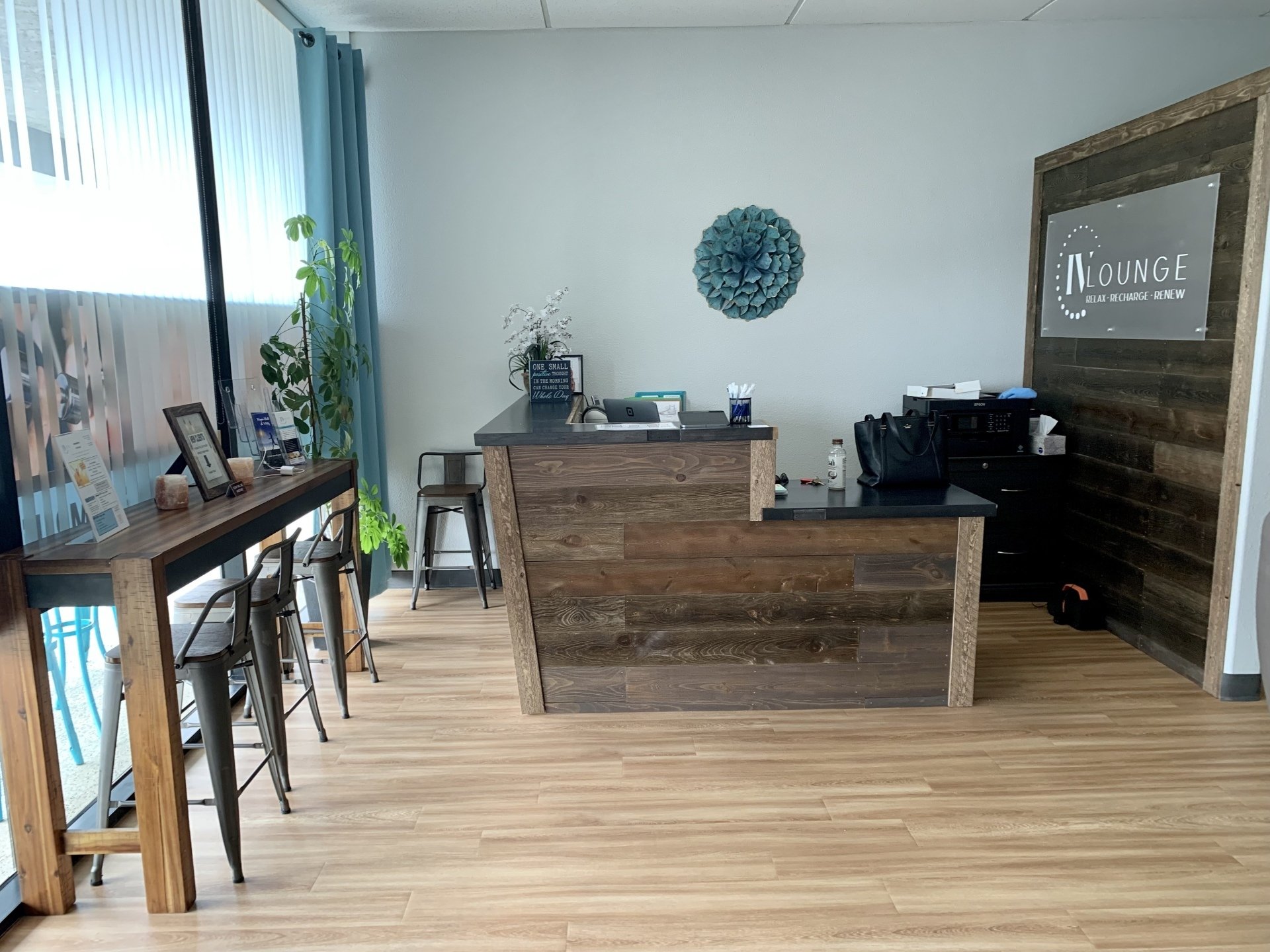 Welcome To The IV Lounge| Cameron, CA| IV Lounge