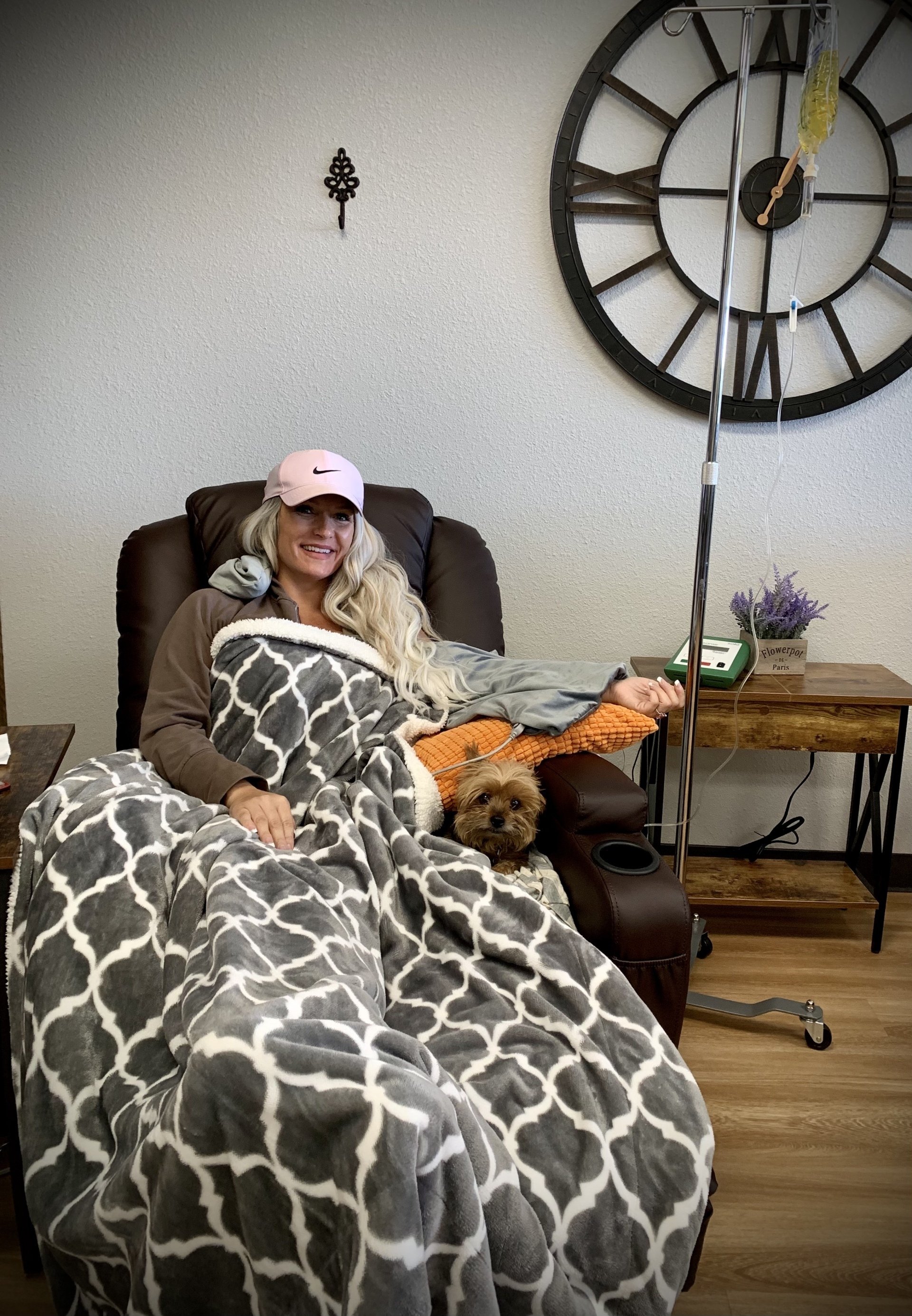Welcome To The IV Lounge| Cameron, CA| IV Lounge