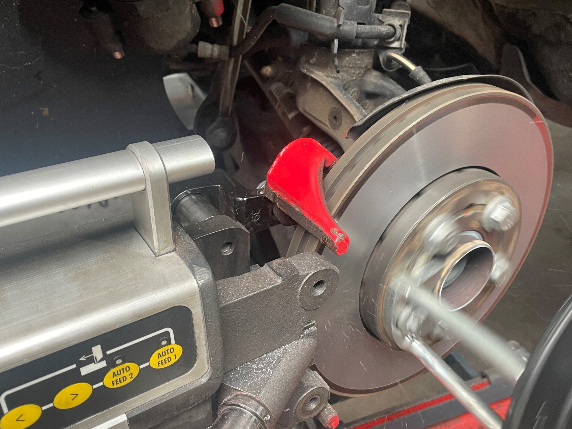 Welke auto's zijn reeds binnen geweest - Remschijven afdraaien | Auto ...