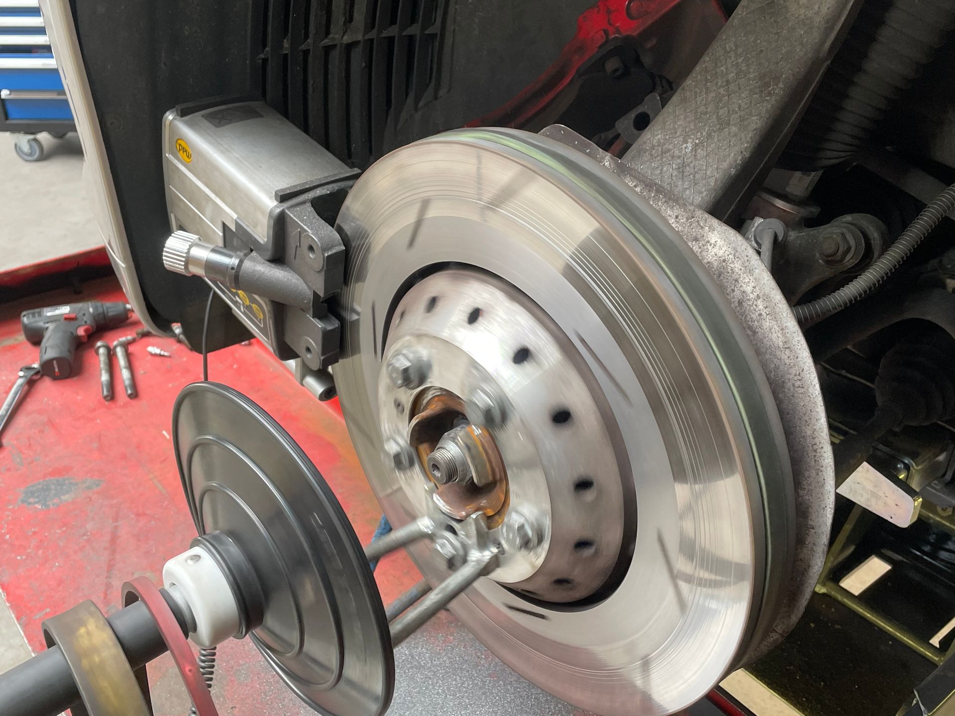 Welke auto's zijn reeds binnen geweest - Remschijven afdraaien | Auto ...