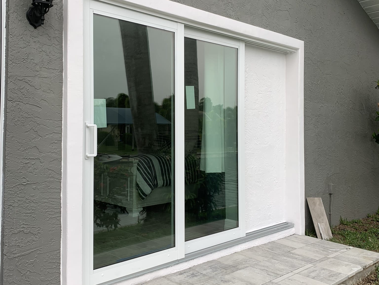 Magnatrack Defender Screens | Automatic Screens | Cape Coral, FL