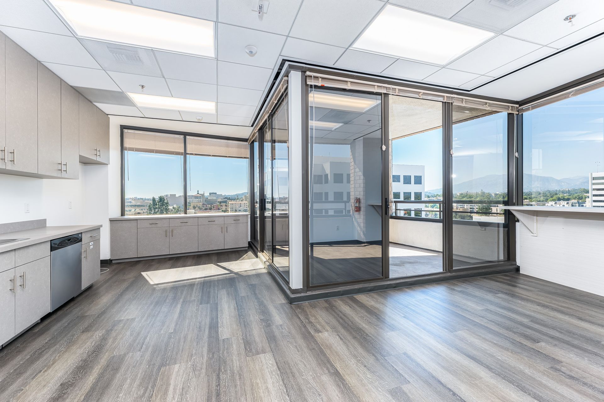 2 N. Lake Ave, Pasadena