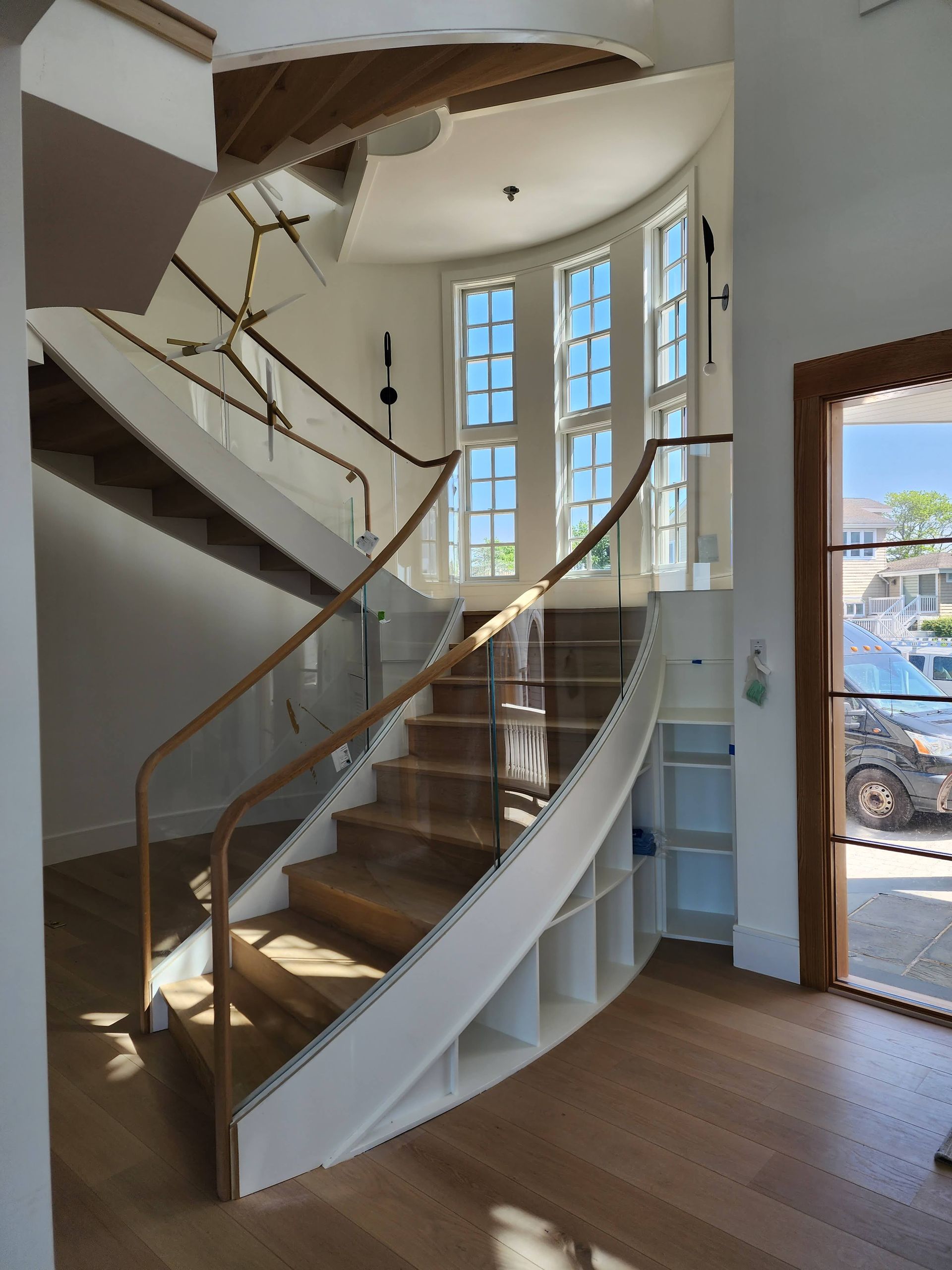 Curved Glass Creations | Custom Manufactured Bent Glass Designs