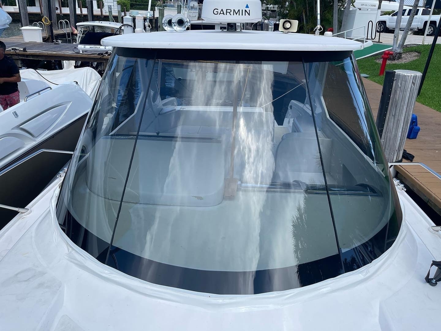 Curved Glass Creations | Custom Manufactured Bent Glass Designs