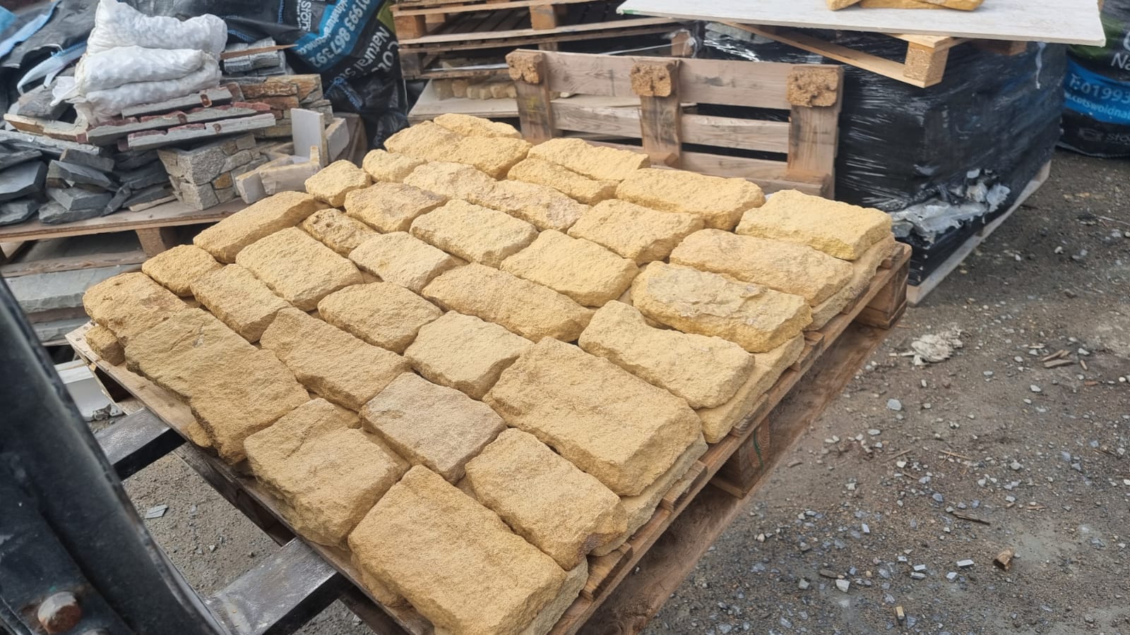 Cotswolds cream buff. Natural cladding stone | Real Stone Cladding UK