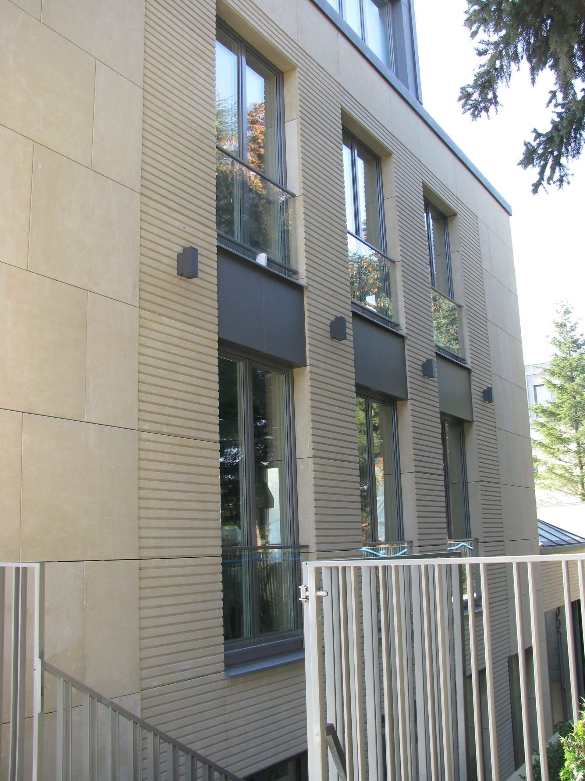 Ashlar Limestone Cladding UK | Real Stone Cladding