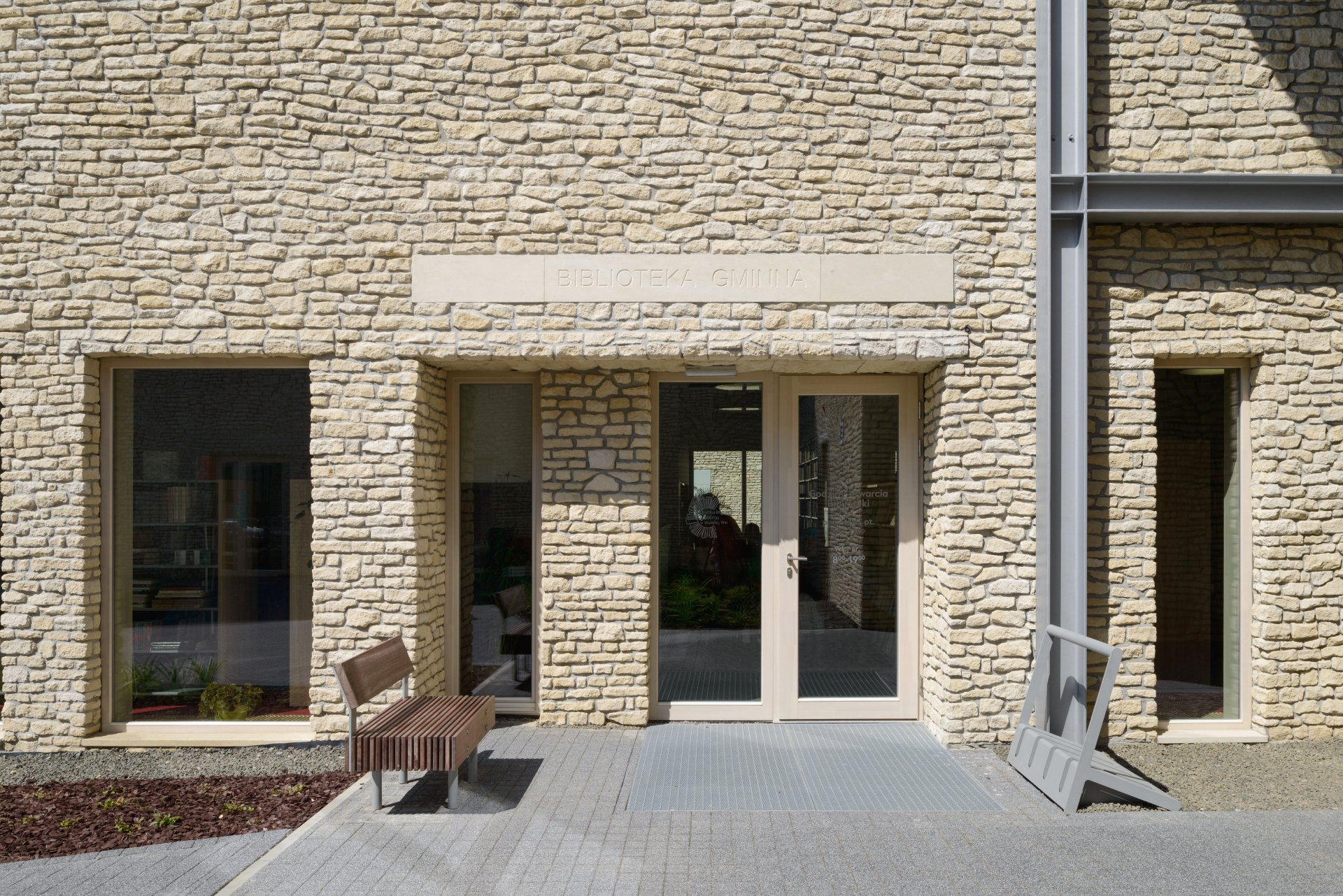 Coursed Limestone Cladding - Random | Real Stone Cladding UK