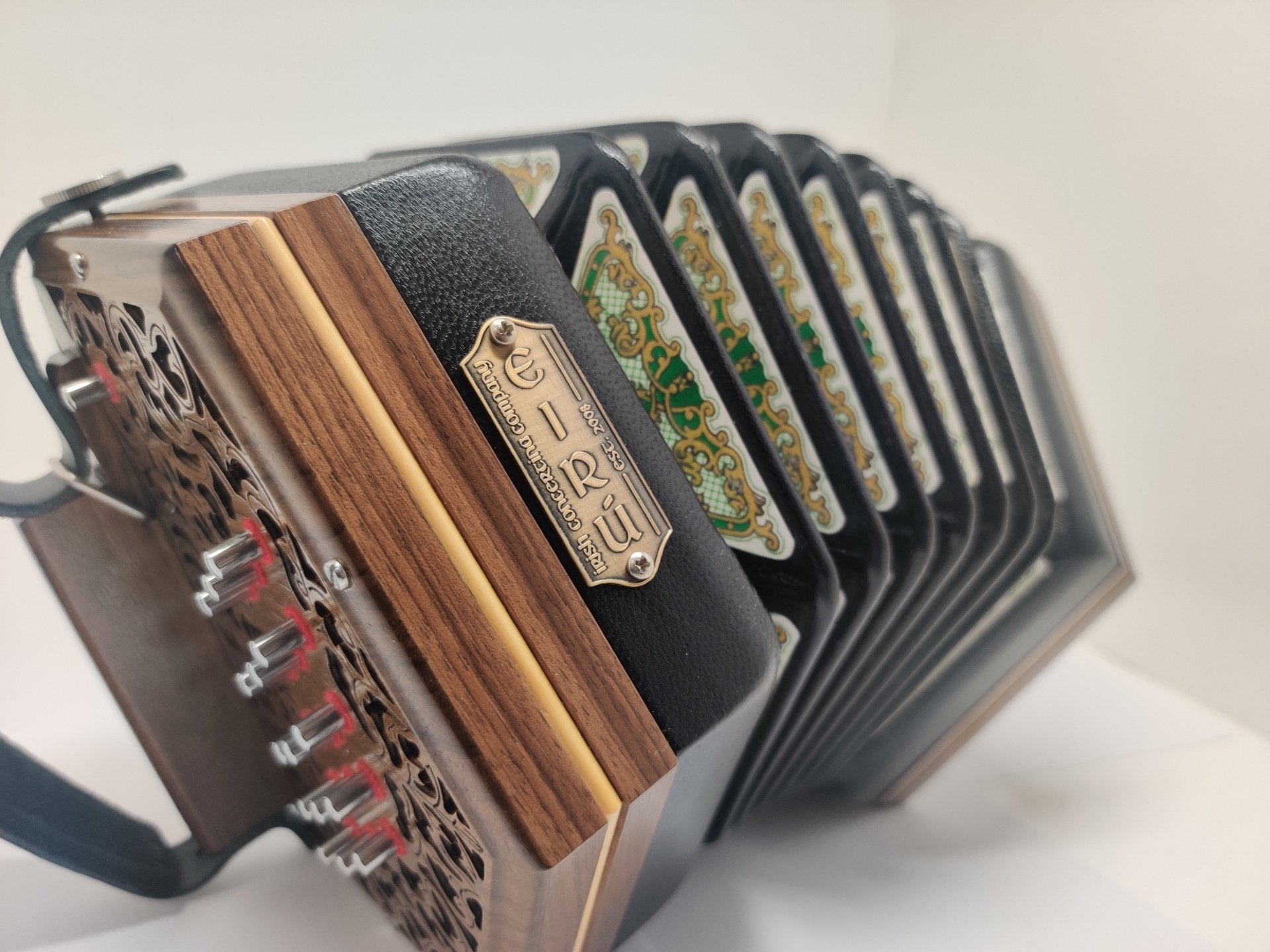 The Irish Concertina Company | The Eirú Professional