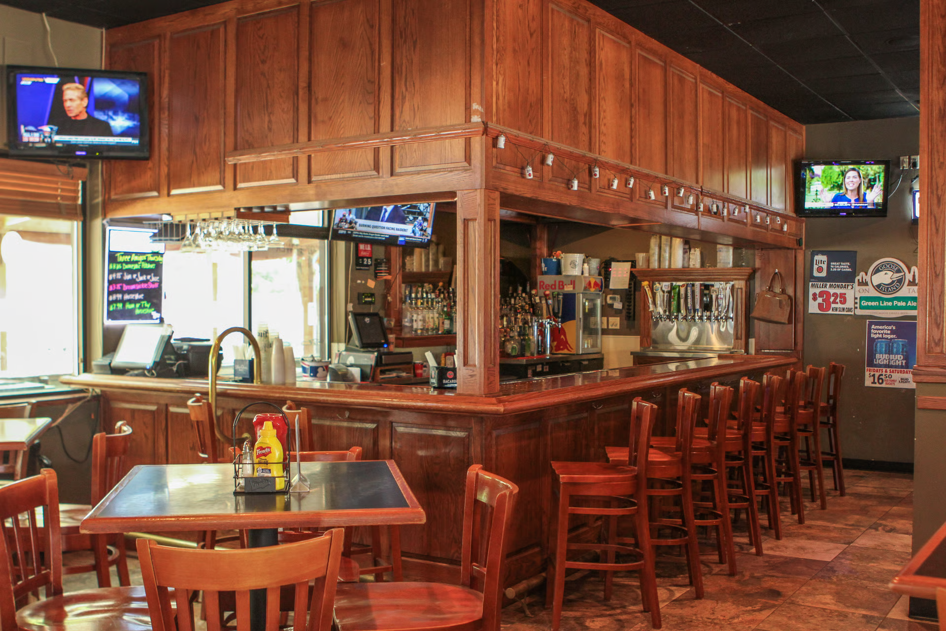 Gill Street Sports Bar and Restaurant | Bloomington