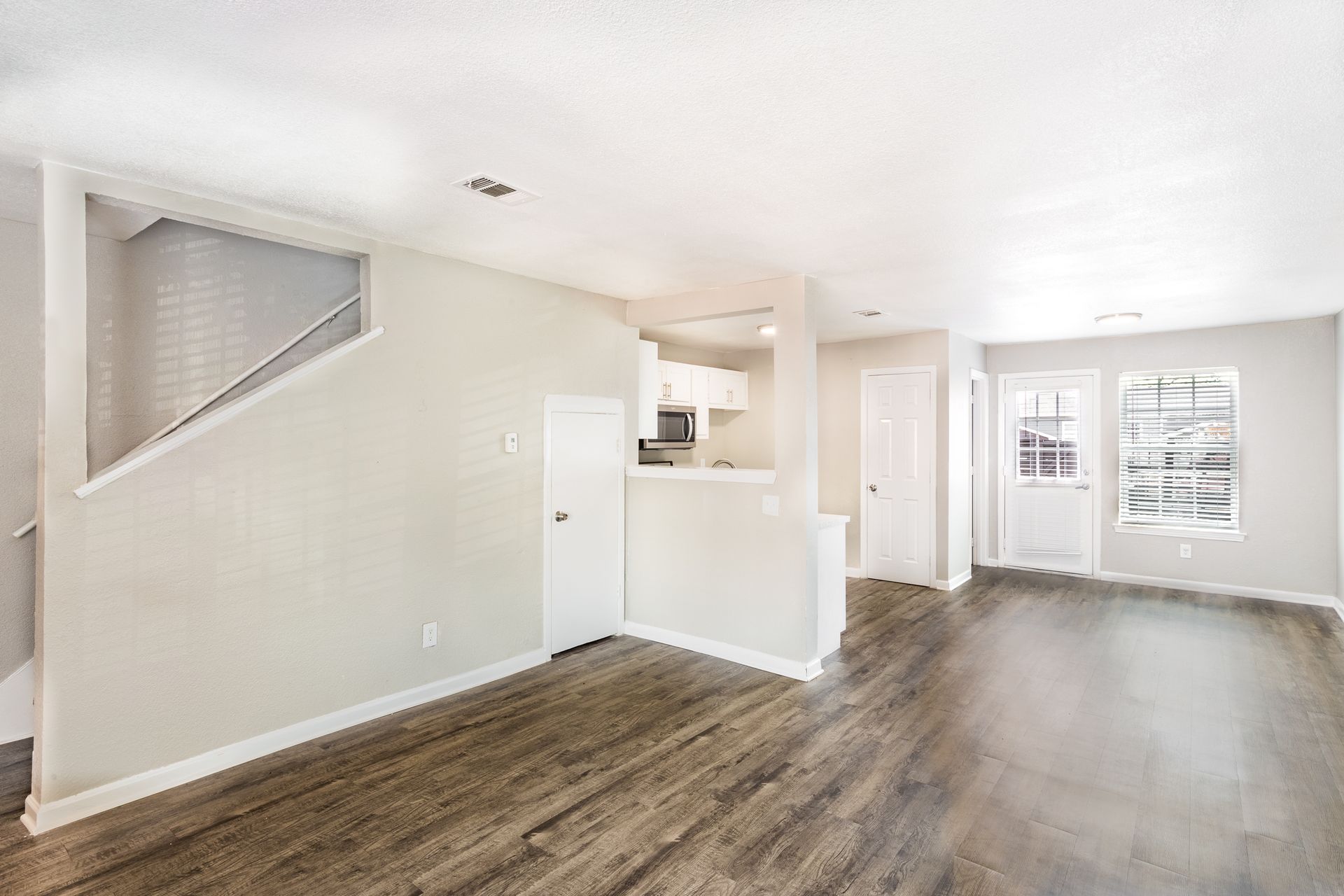 CI Management - 5515 Gaston (Marquee)