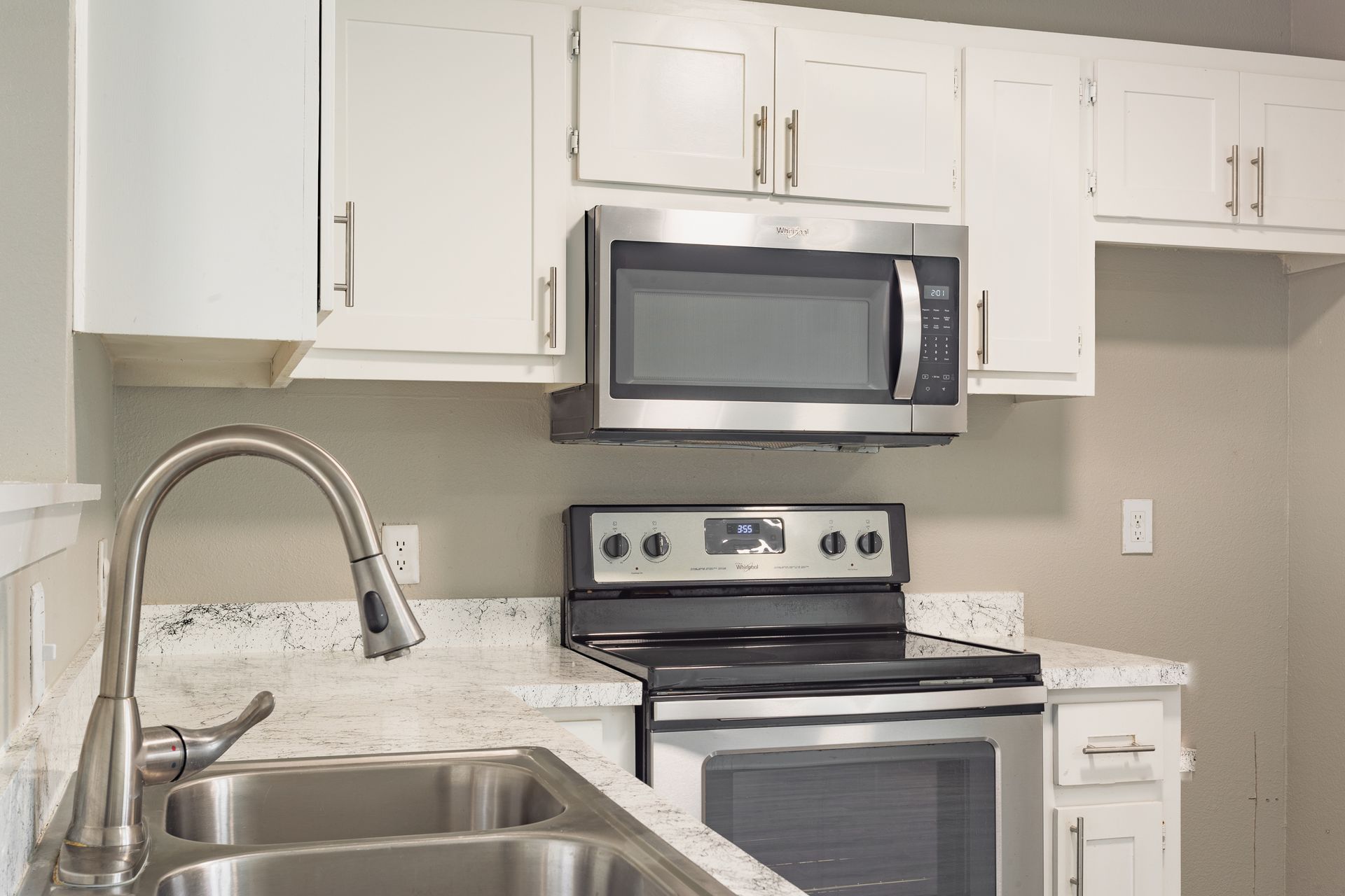 CI Management - 5515 Gaston (Marquee)