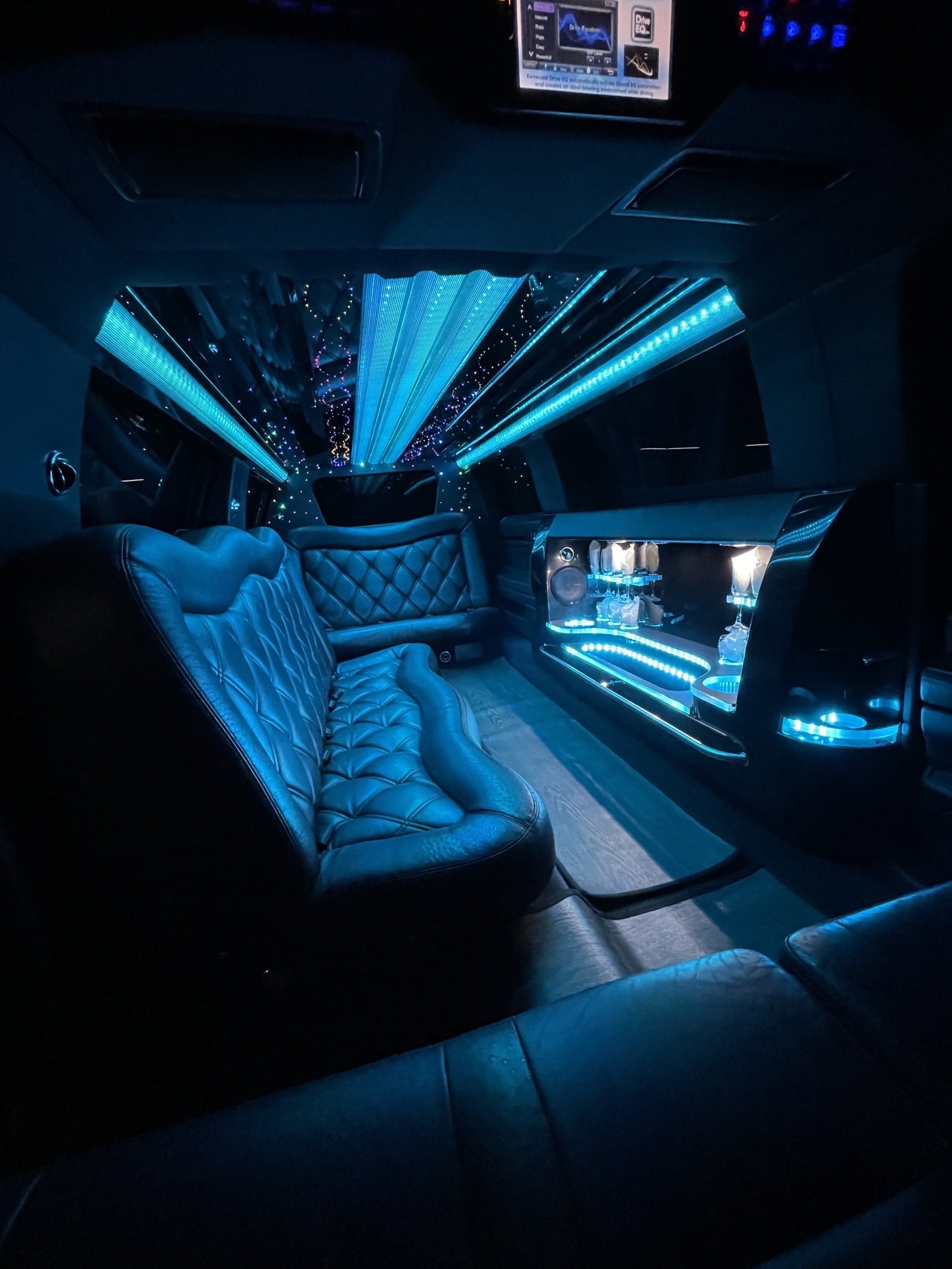 Stretch Car Limo Service in Calgary / Best Calgary Limo Rentals