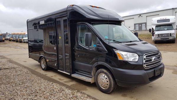 Calgary Limo Party Buses Luxury SUV Rentals / Best Limousine Service