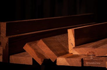 SANTANDEREANA DE MADERAS SAS - Productos y Servicios