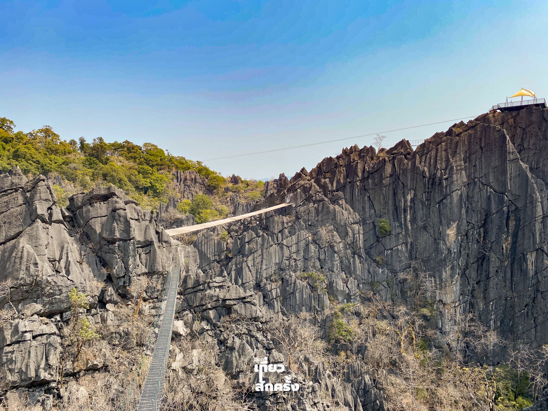 เล่นซิปไลน์ ที่ลาว The Rock At Phuphamarn