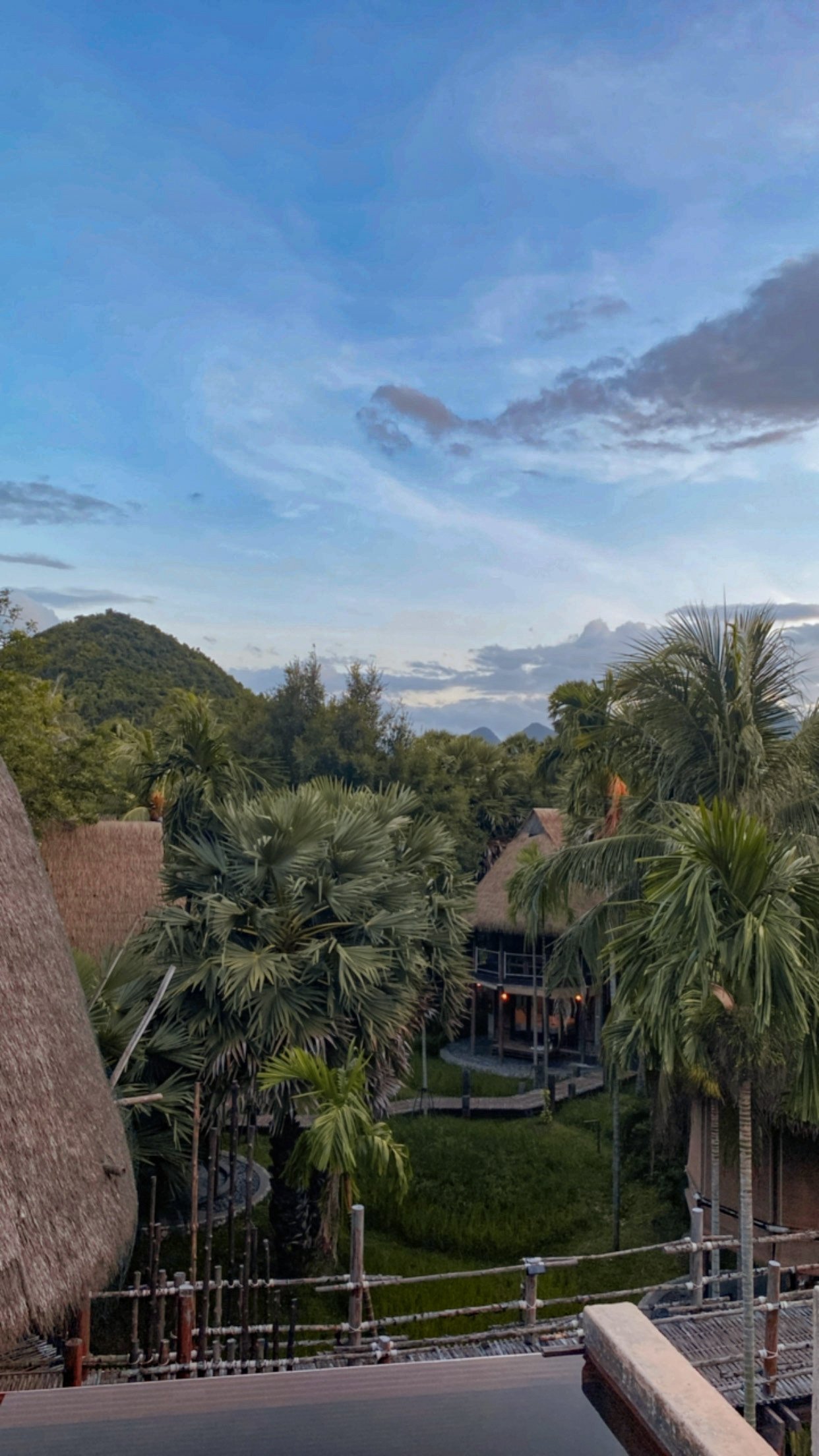 พาเที่ยวทะเล ปราณบุรี พักที่ La A Natu