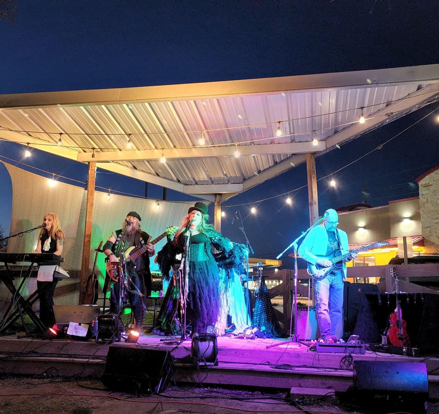 Lone Pint Brewery | Magnolia, TX | Local Craft Brewery & Beer Garden