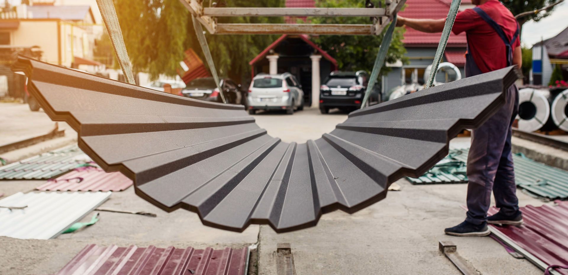 Safe, Efficient Roof Sheet Lifting with HiLine Cranes