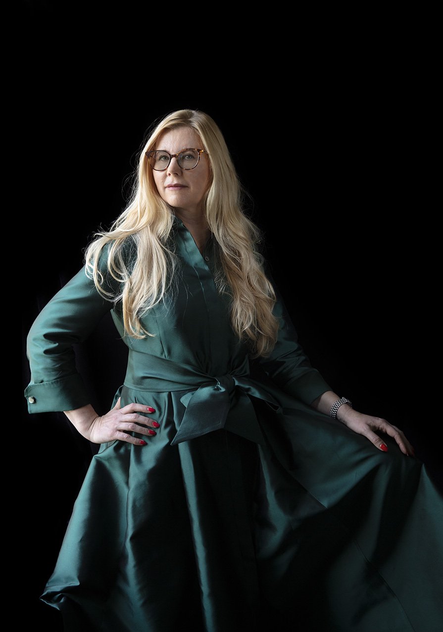 Artfully Dressed: Women in the Art World, Home
