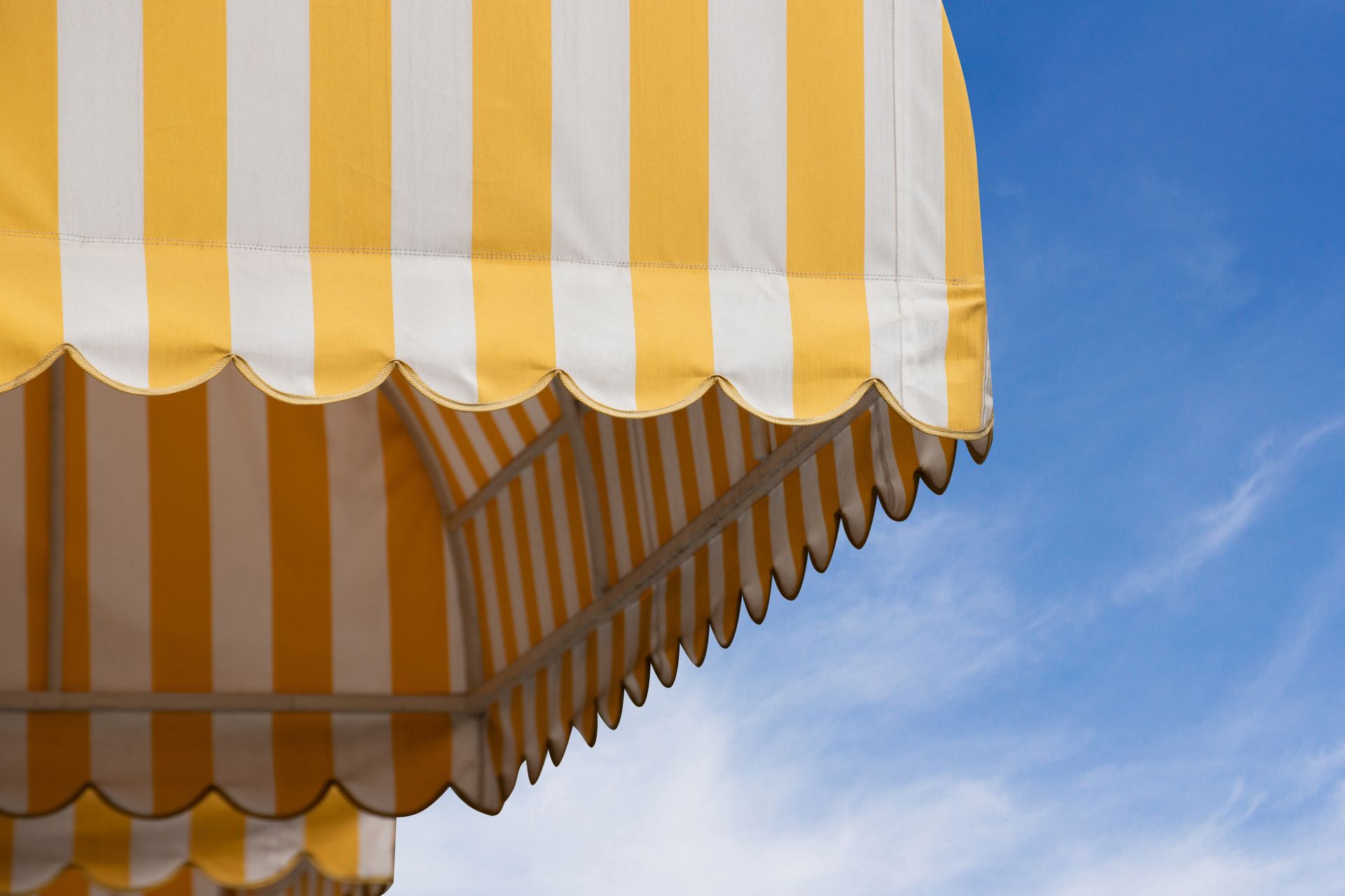 How to Create A Retro Look in Your Home with Awnings