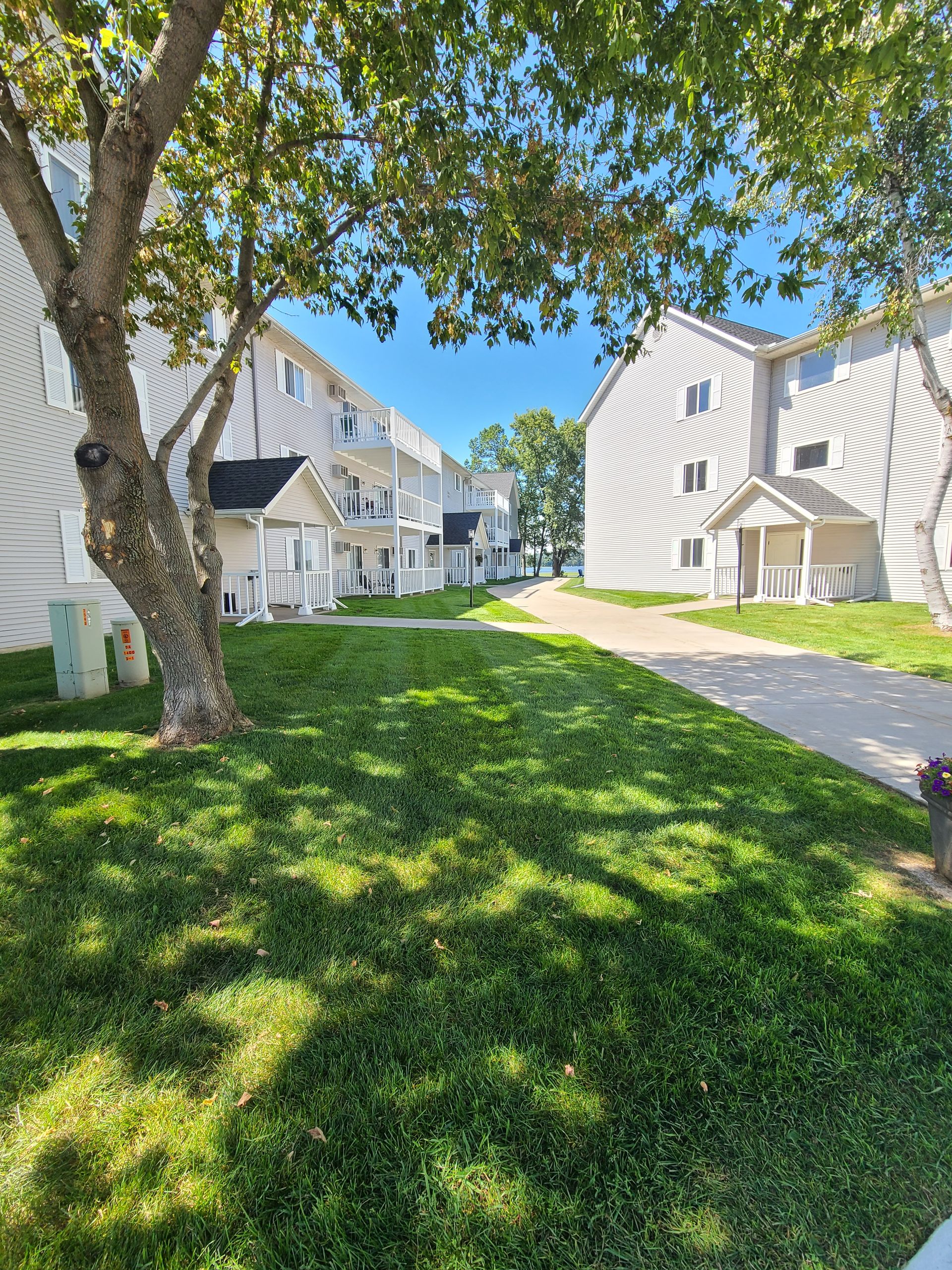 Lake Pointe Apartments Photo Gallery