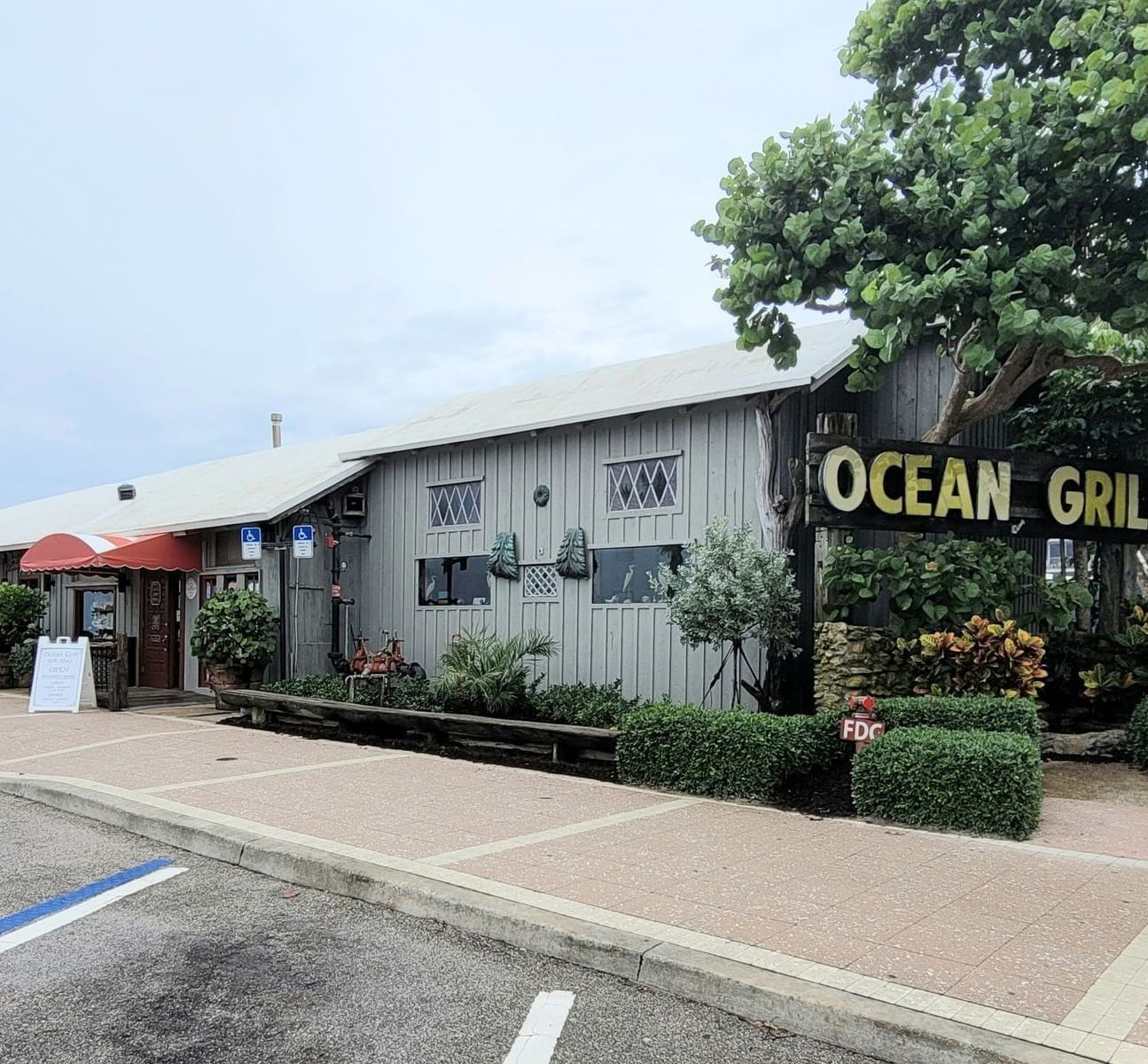 Dining - The Islander Inn - Vero Beach